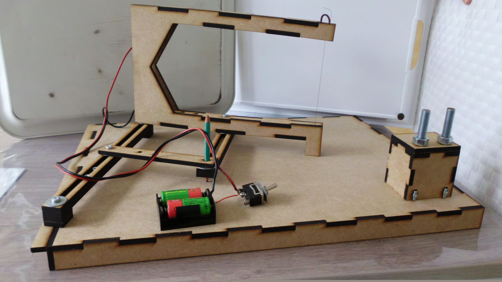 ISOMO-Cutter Verschalend : 13 Steps - Instructables