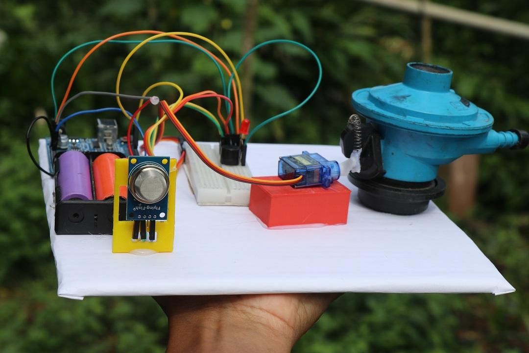 Arduino LPG Gas Leakage Detection System With Auto Cut-Off Regulator ...