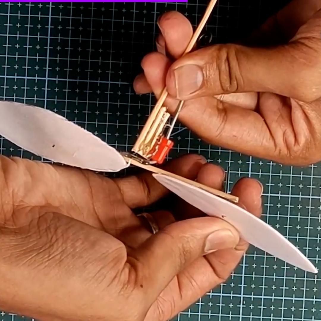 Building and Flying a Rubber Band Powered Plane : 8 Steps - Instructables