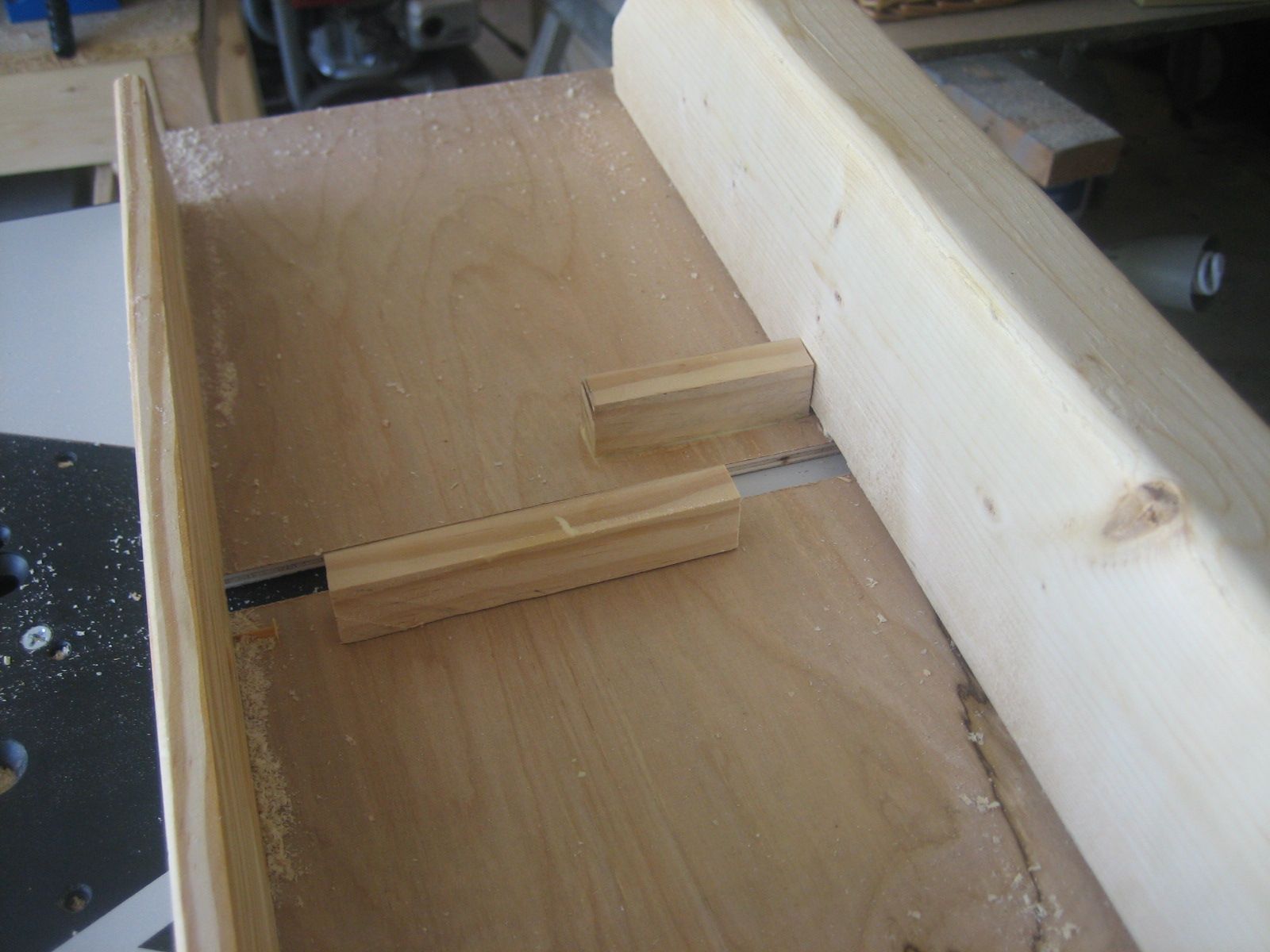 BOX JOINT JIG FOR ROUTER TABLE : 10 Steps - Instructables