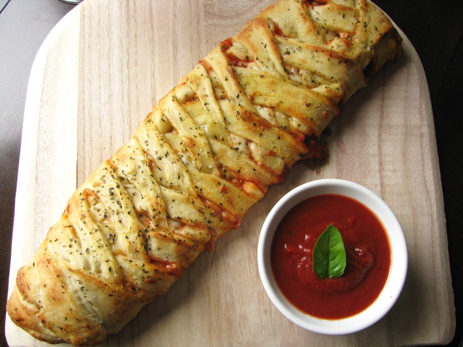 How to Make a Saucy Braided Calzone Pizza : 7 Steps (with Pictures ...