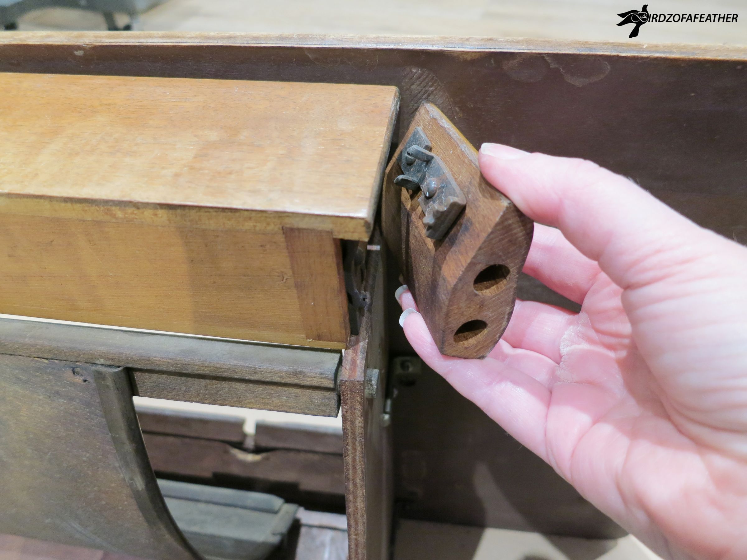 Veneer Repair: Vintage Sewing Table : 25 Steps (with Pictures ...