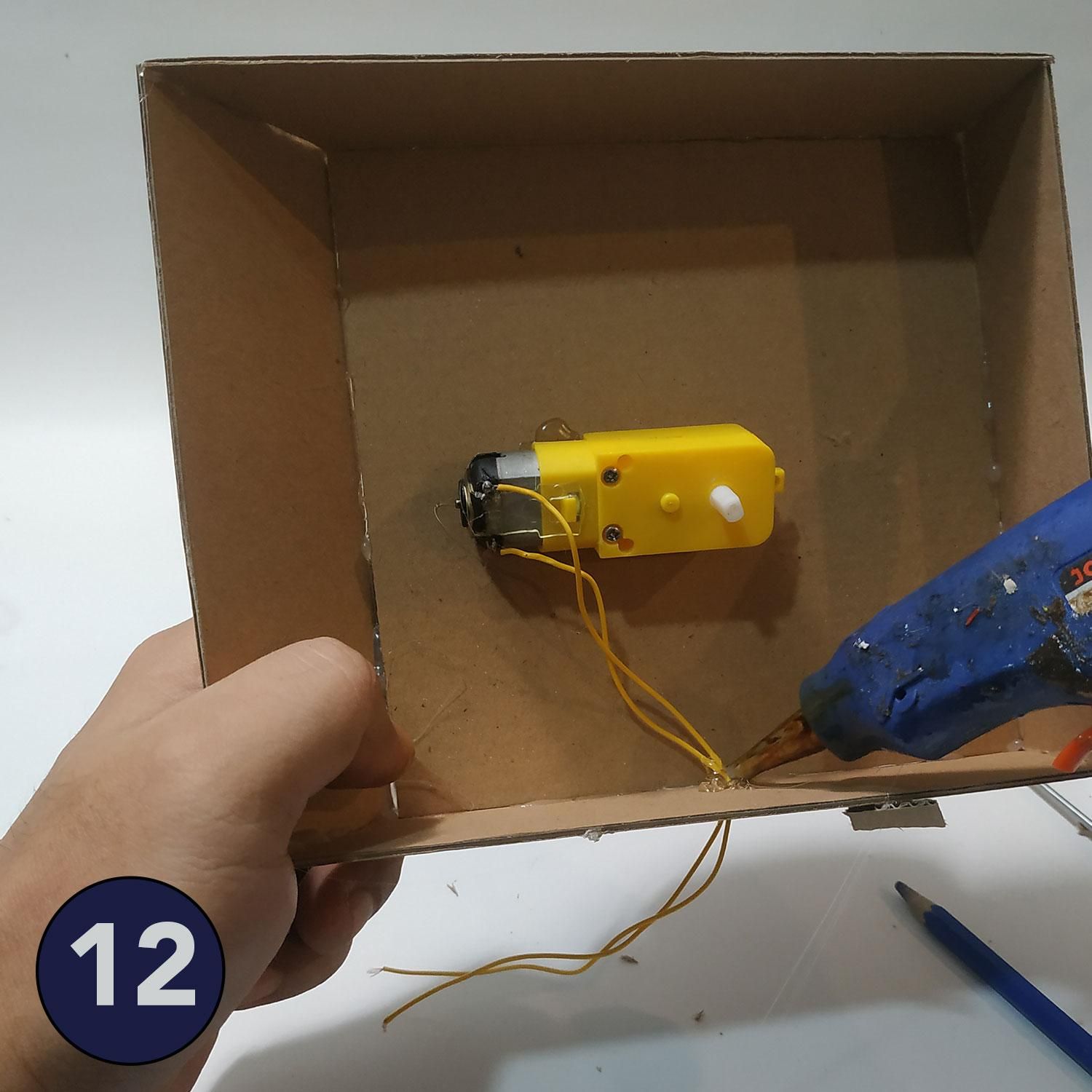 Plastic Cup Into Blender With Cardboard : 6 Steps (with Pictures ...