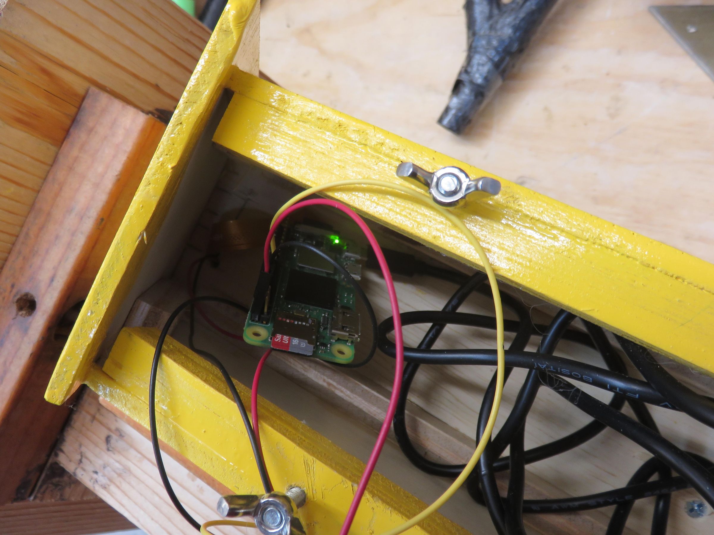 Add Camera and Lights to a Bluebird Nesting Box : 7 Steps - Instructables