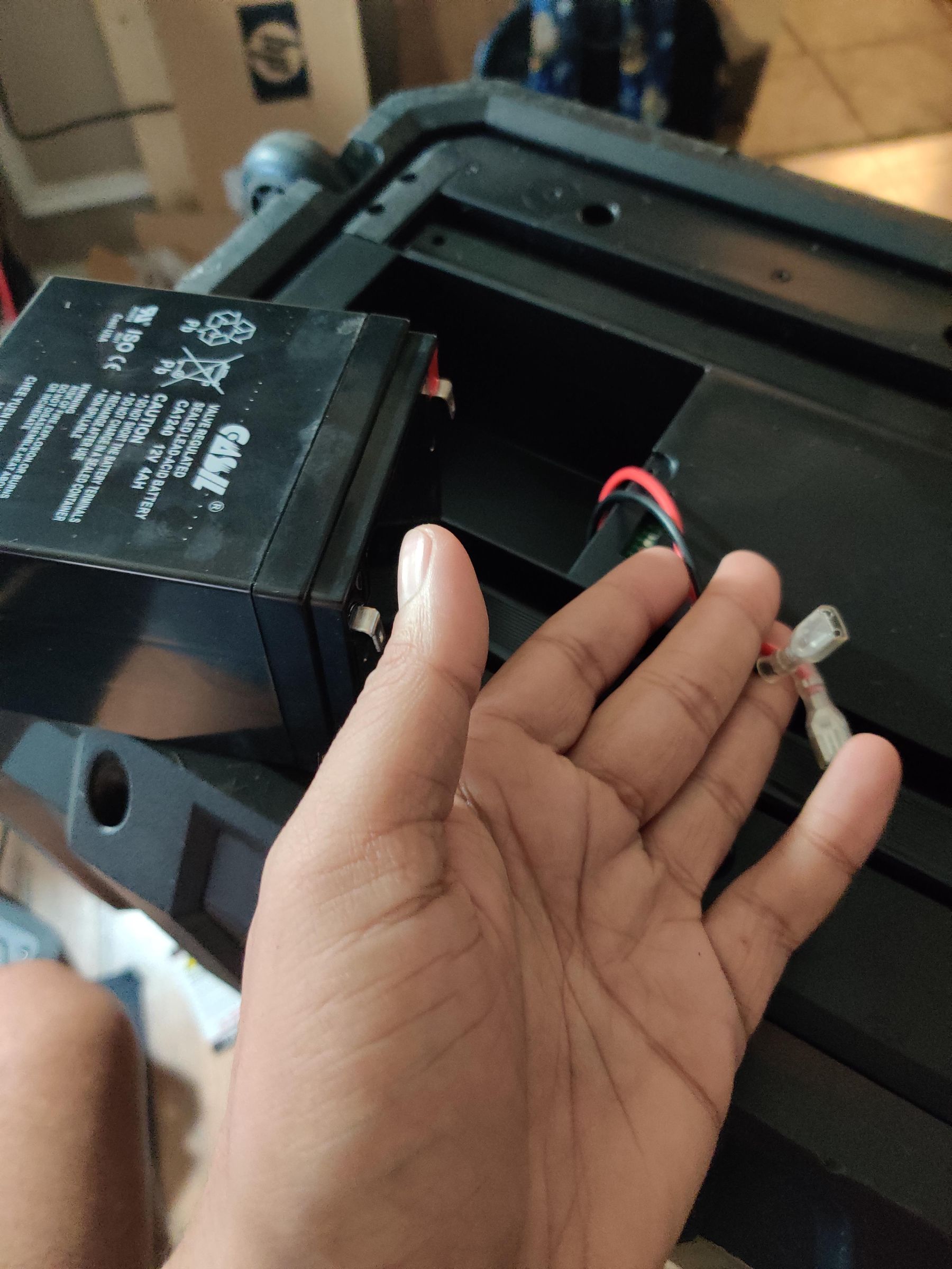 Blackweb Suitcase Speaker Battery Replacement (BWA18AA014) : 9 Steps ...