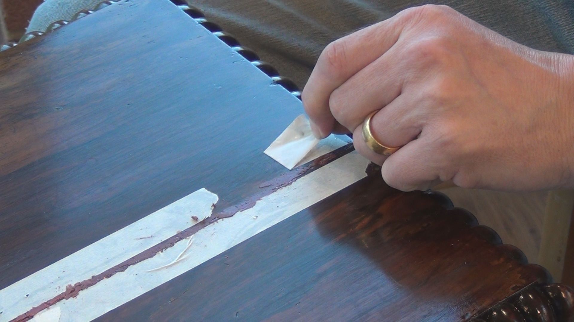 How to Repair a Crack in French Polish : 7 Steps (with Pictures ...