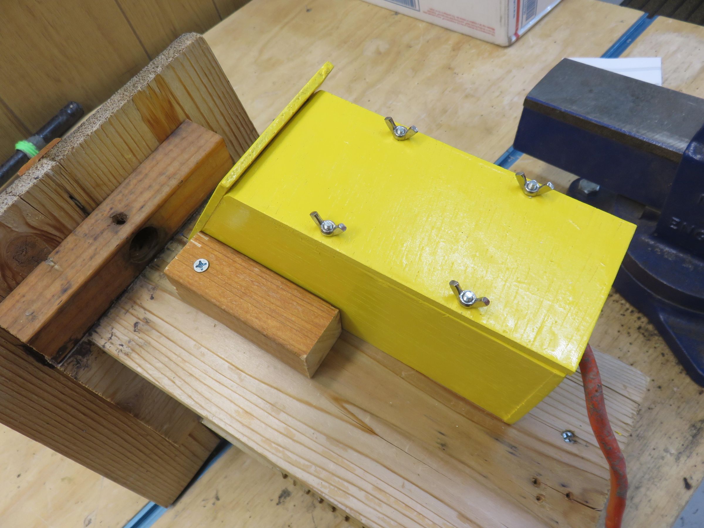 Add Camera and Lights to a Bluebird Nesting Box : 7 Steps - Instructables