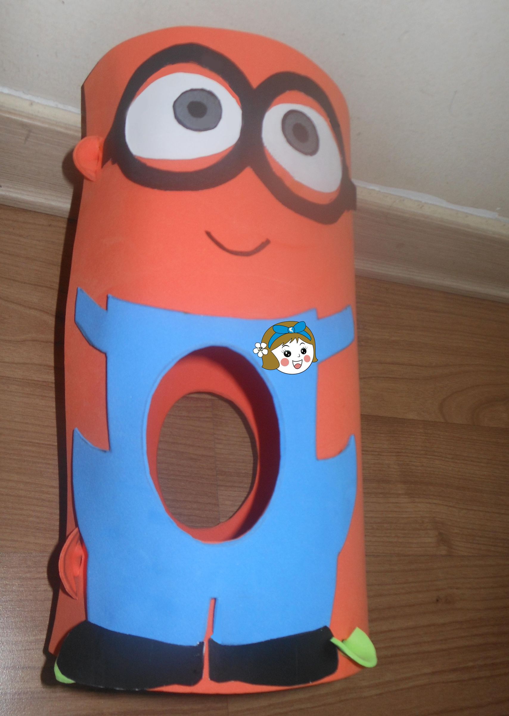 Miss La Sen Minion Roll Lantern : 15 Steps - Instructables