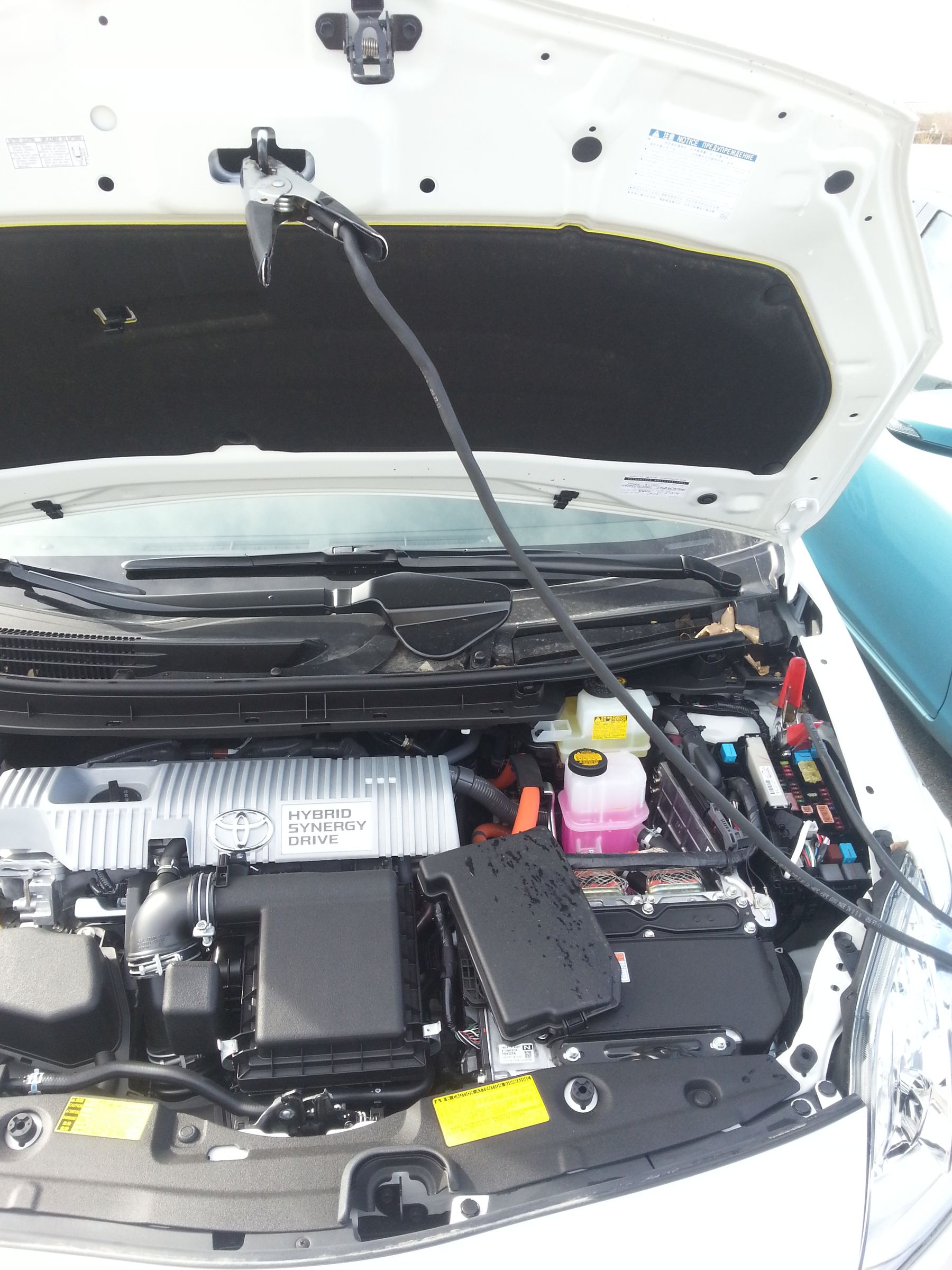 How to Jump Start a Toyota Prius : 23 Steps - Instructables