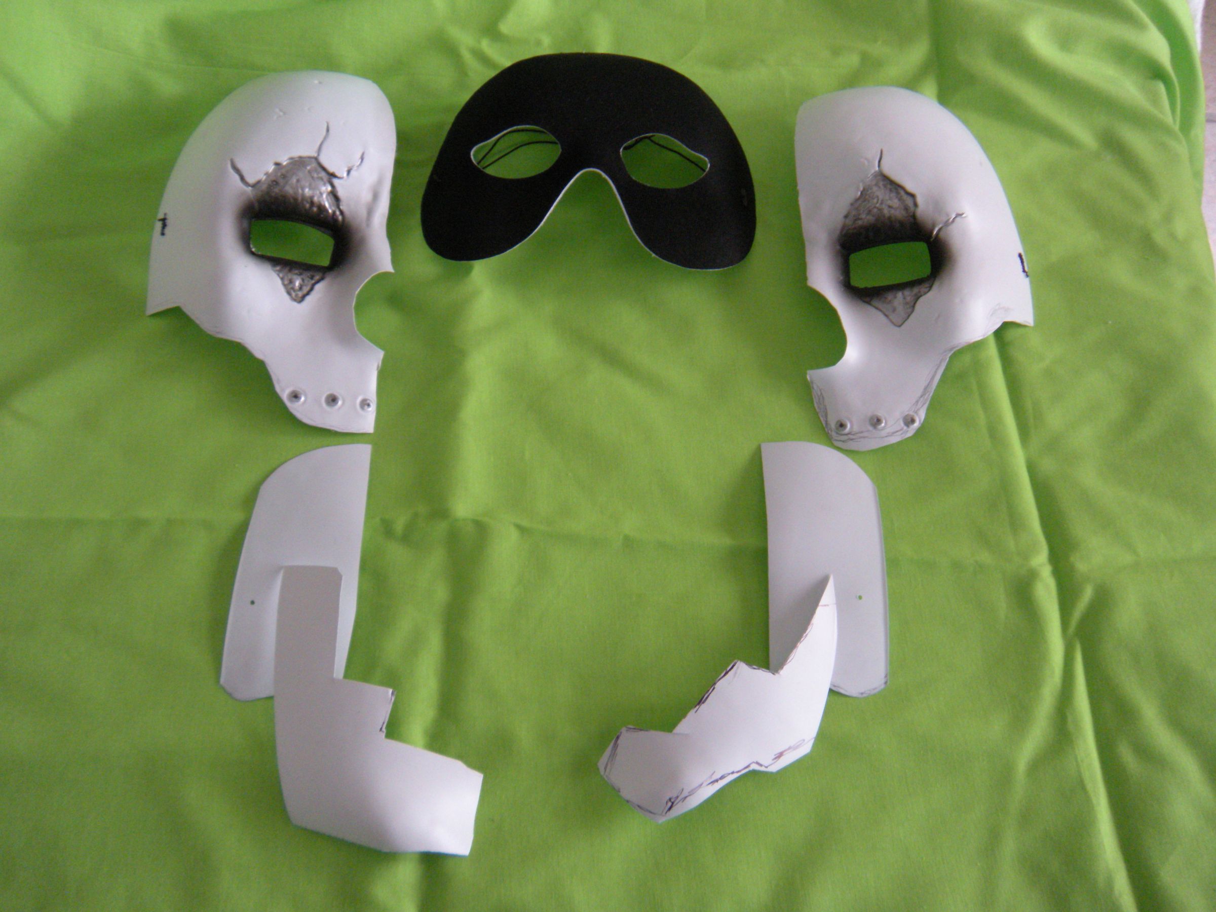 Corvo Mask From Dishonored : 5 Steps - Instructables