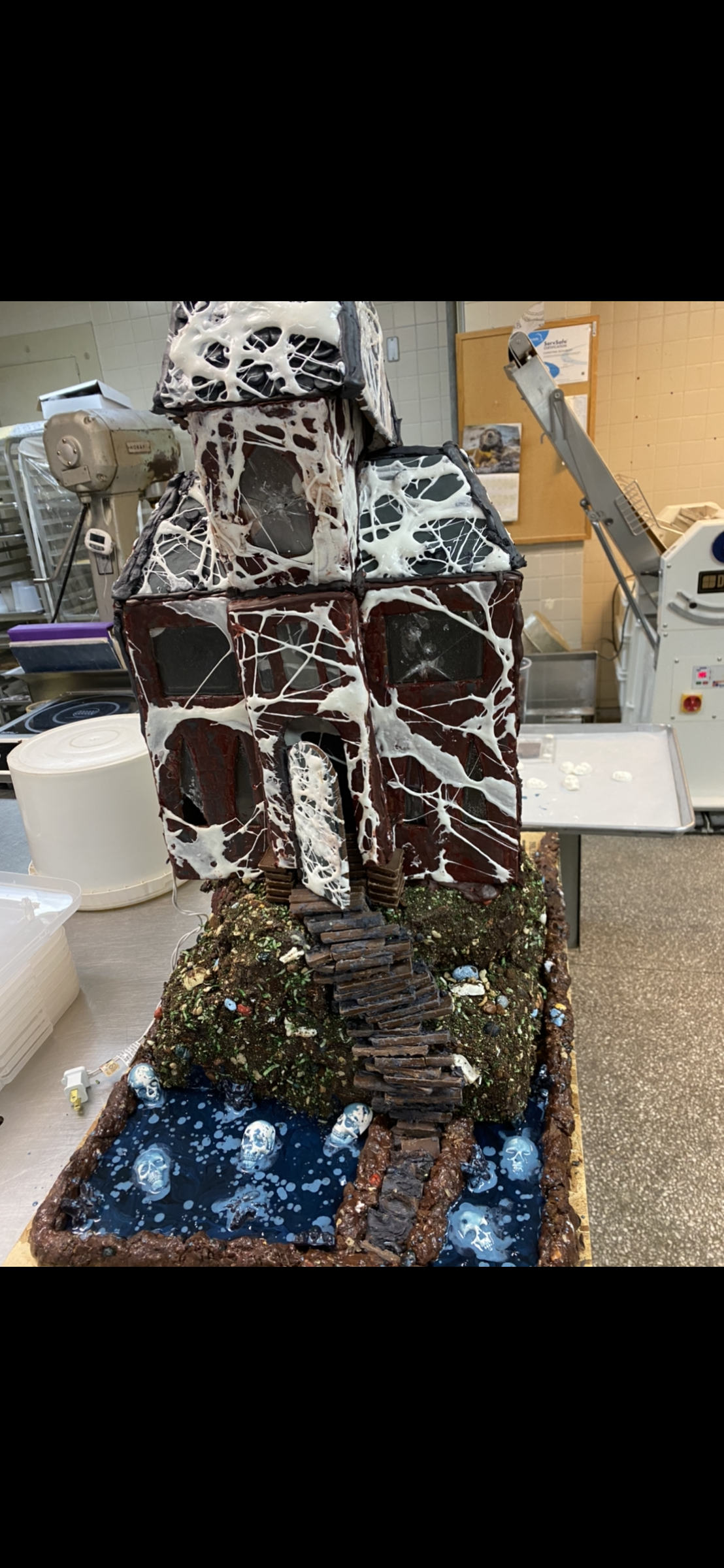 Haunted Gingerbread Display : 9 Steps (with Pictures) - Instructables