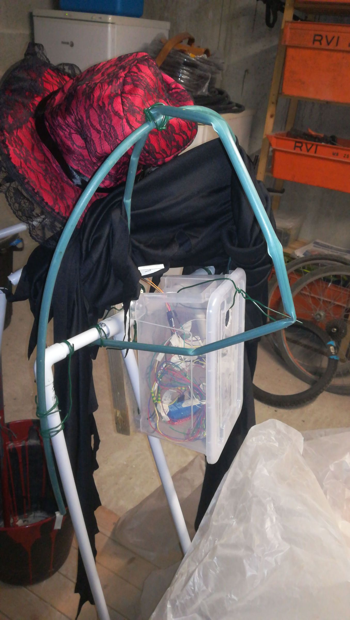 Witch Skeleton (Arduino) : 6 Steps (with Pictures) - Instructables