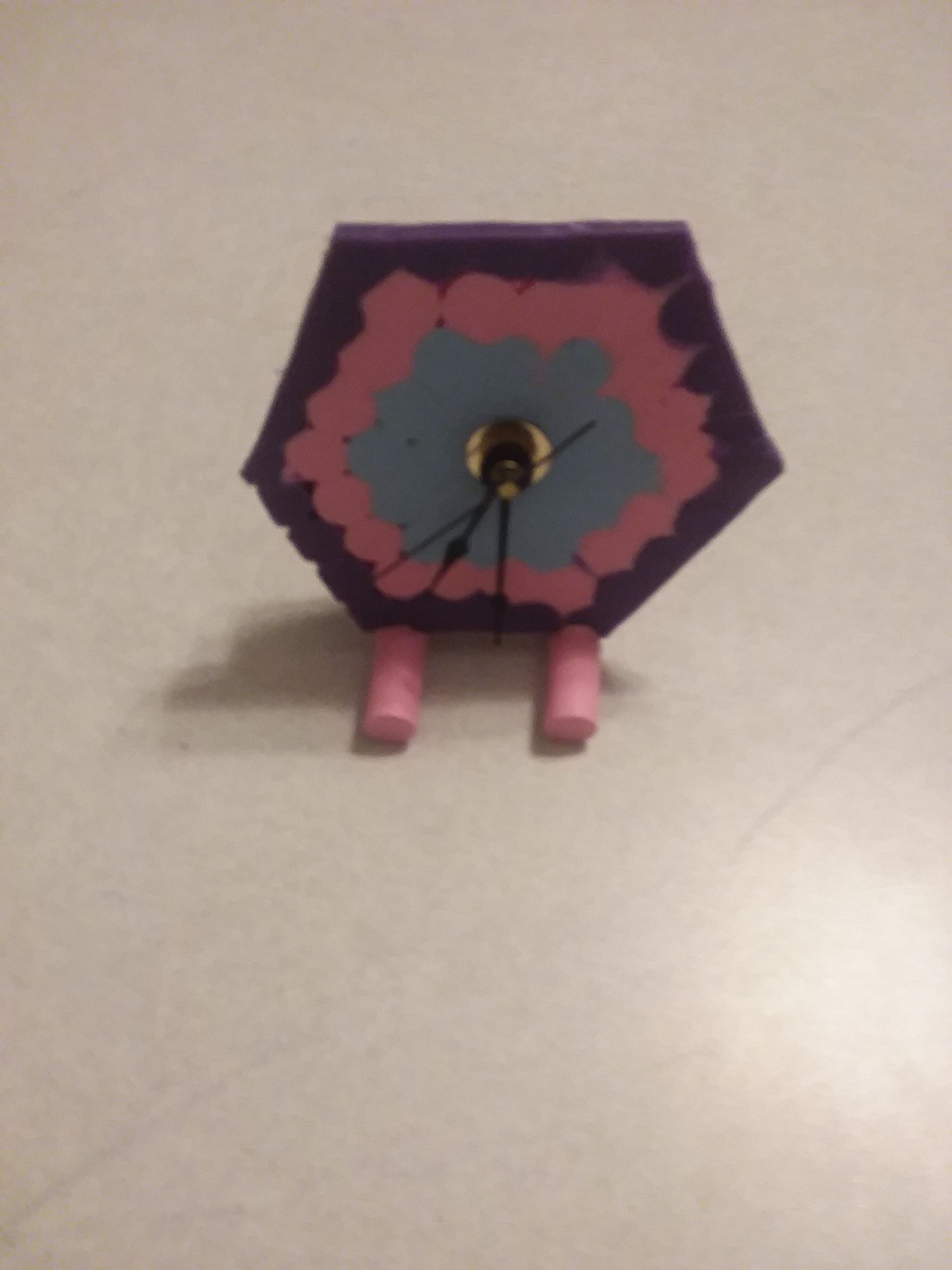 Dainty Desk Clock From Hot Glue : 9 Steps - Instructables