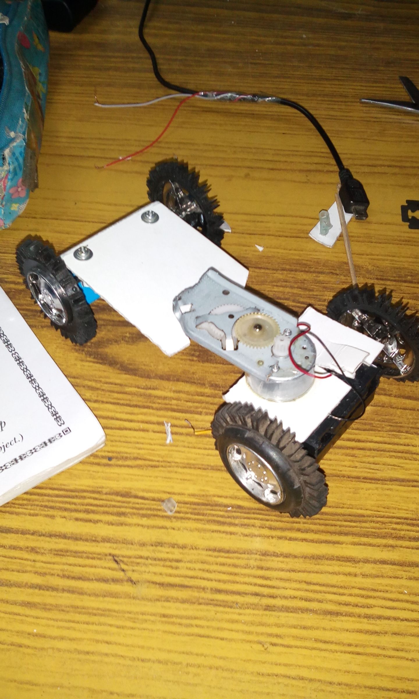 How to Make a Robotic Car With Stearing at Home : 7 Steps - Instructables