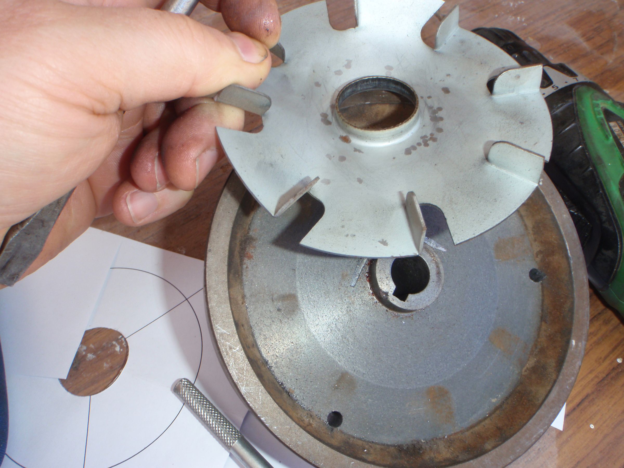 Solar Powered Ceiling Fan (Chirstmas Gift) : 9 Steps (with Pictures ...