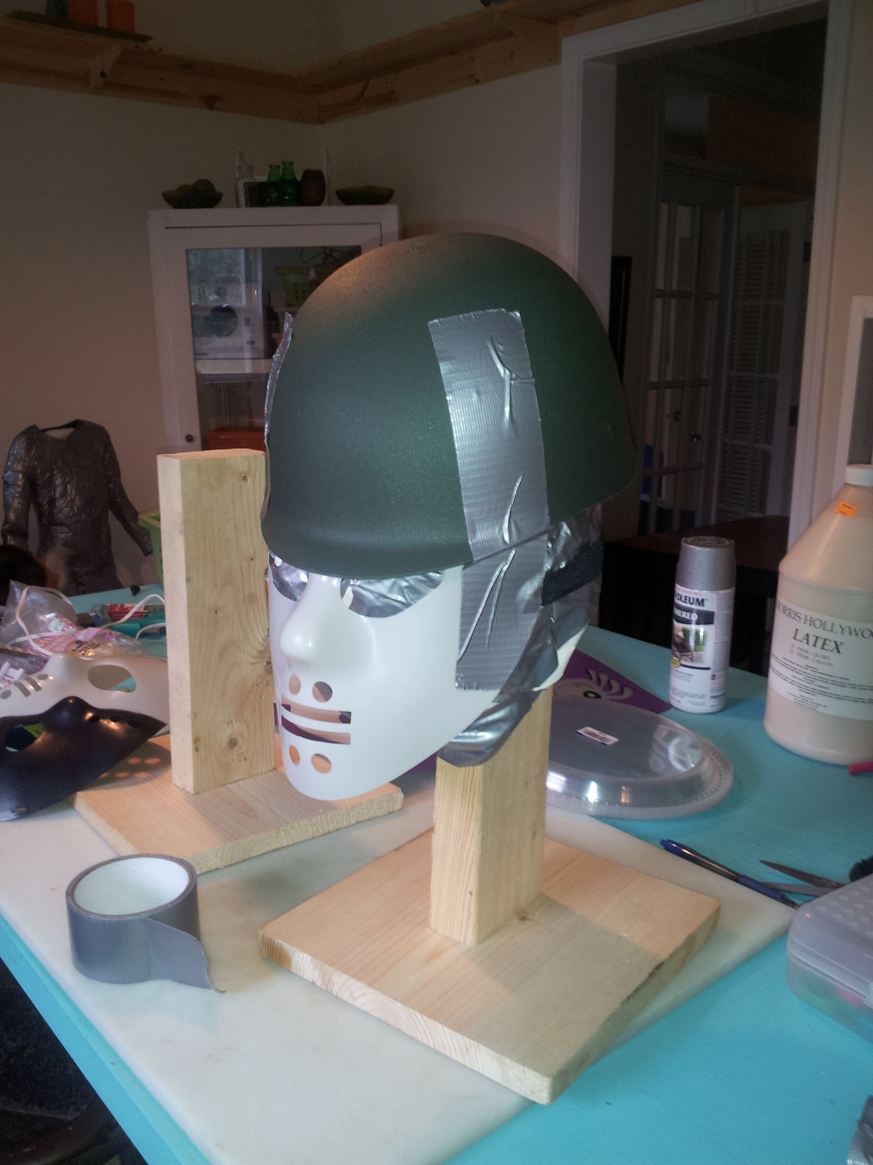 Predator Costumes - Bio Helmets, Latex Skin, Armor and Blades ...