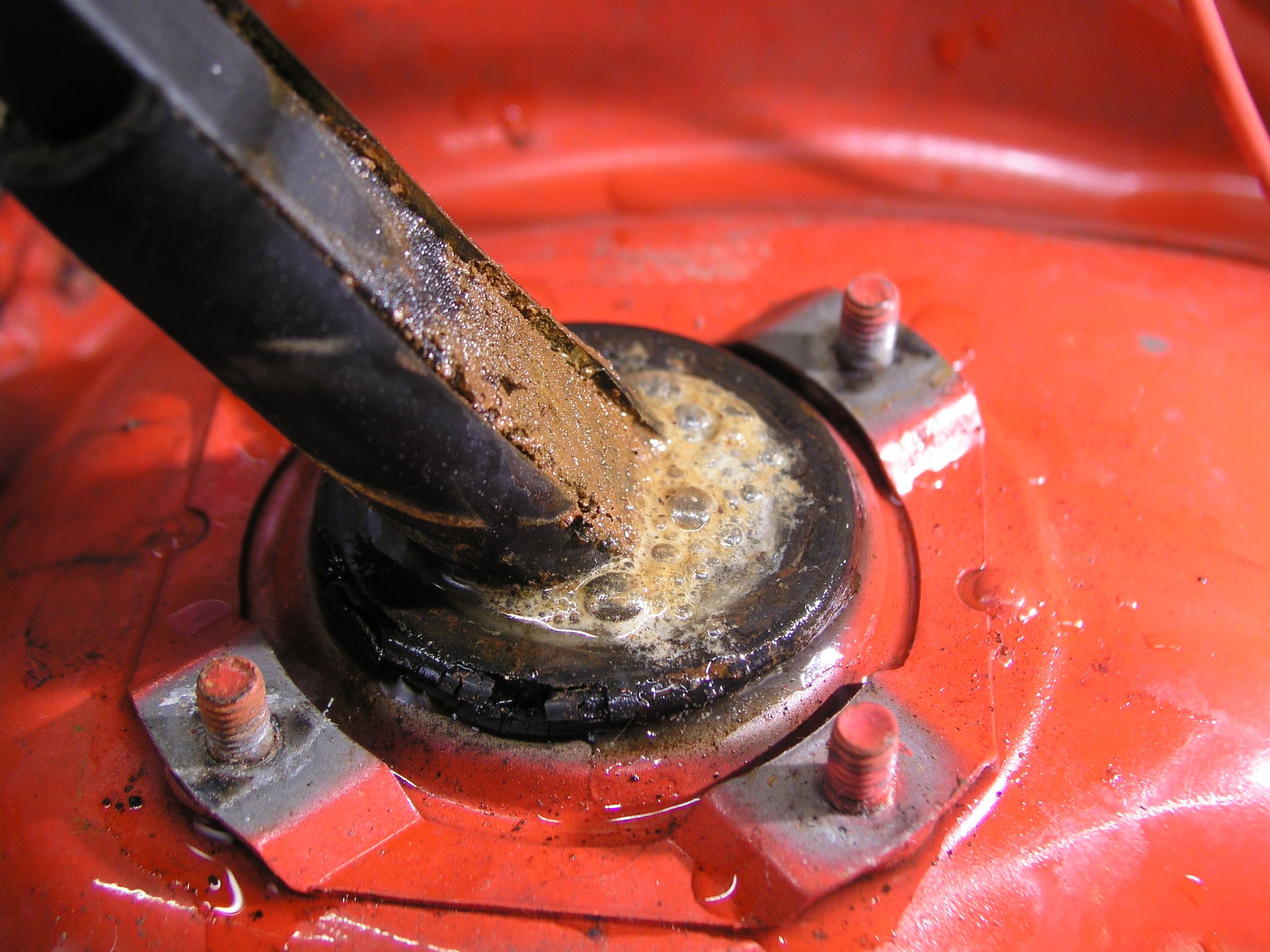 Electrolysis Rust Removal - Motorbike Fuel Tank : 6 Steps (with ...