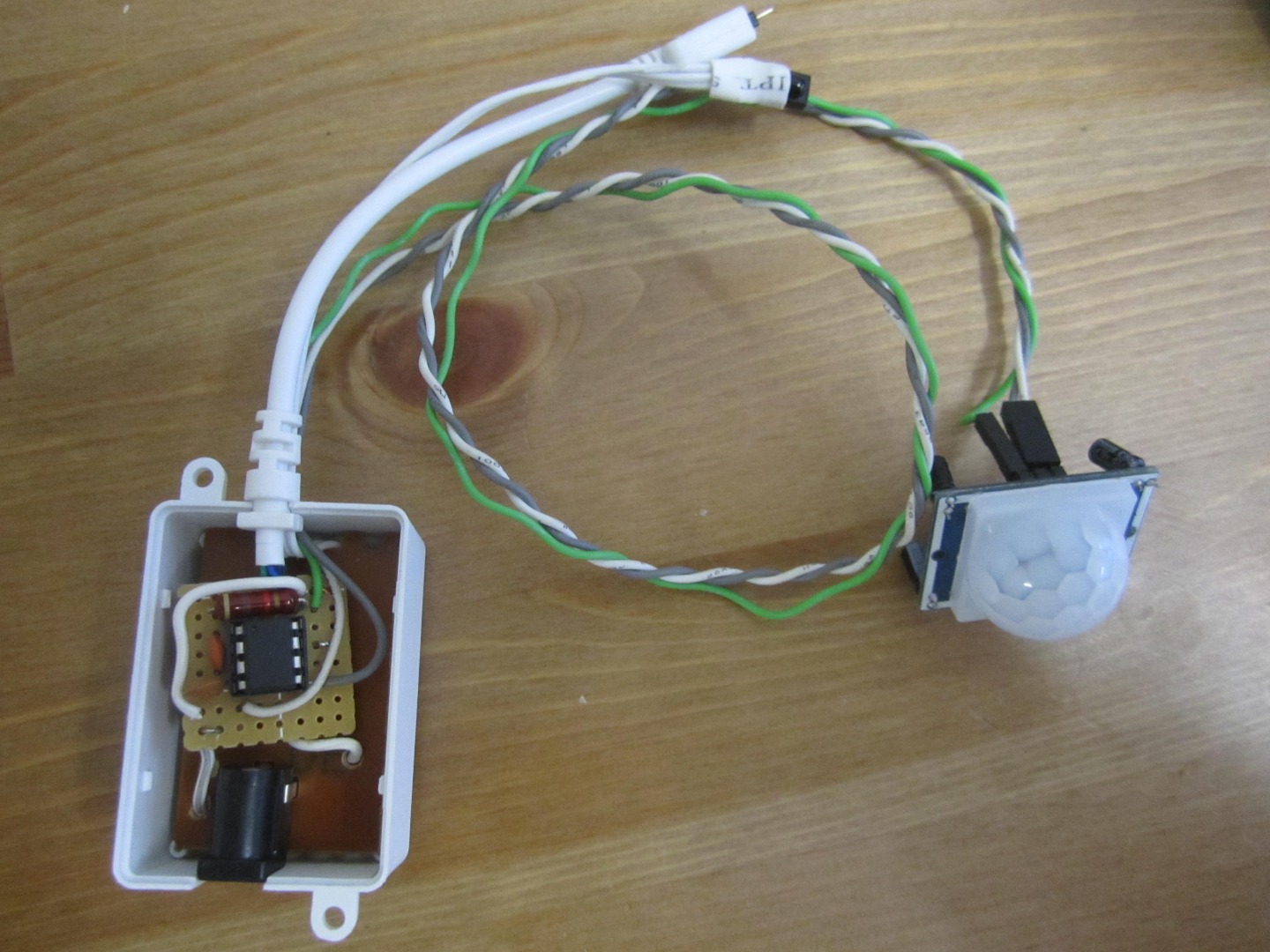 Hack Your LED Strip With a Motion Sensor and Timer : 10 Steps ...
