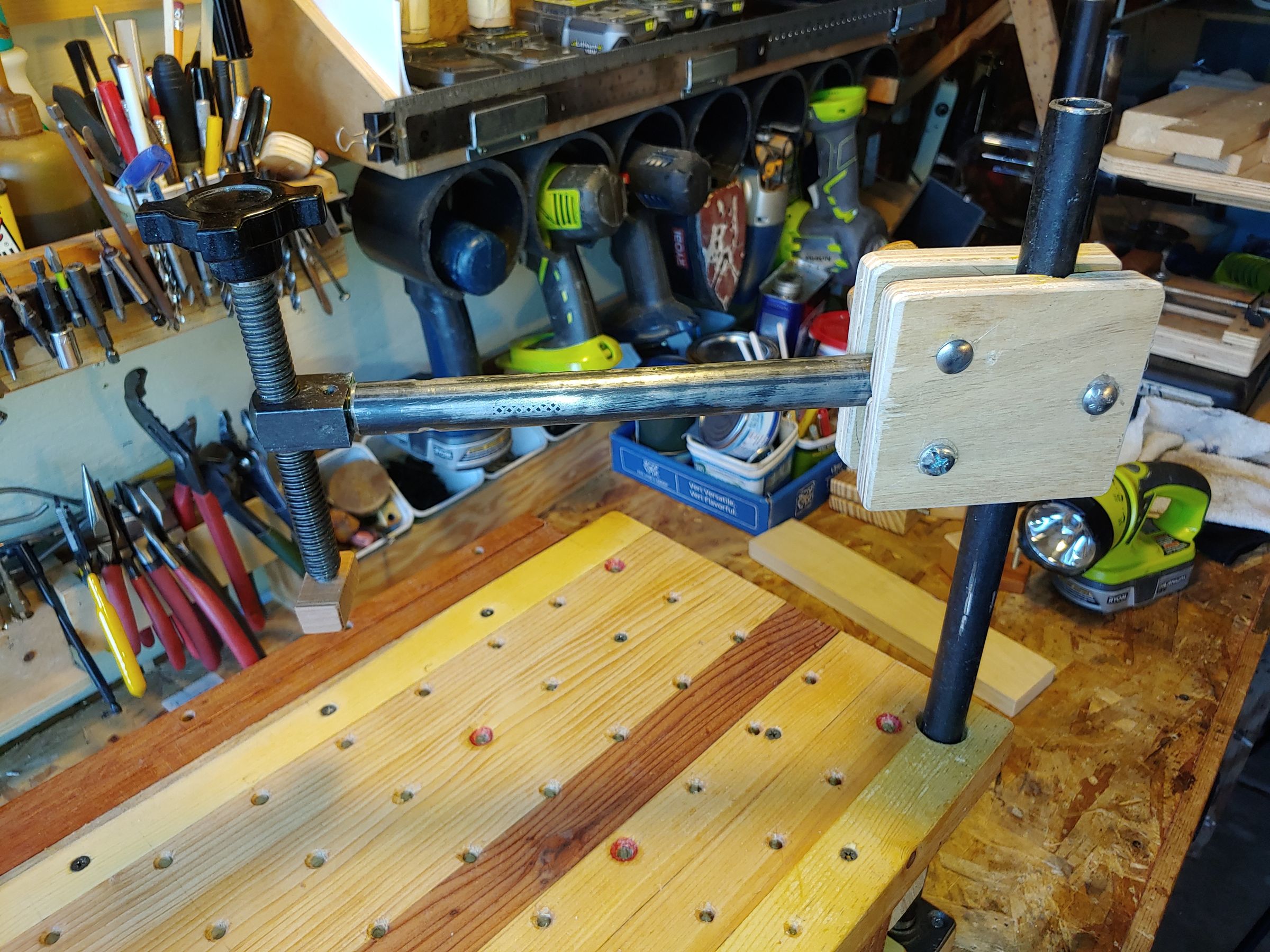 Mini-Work Bench : 10 Steps - Instructables