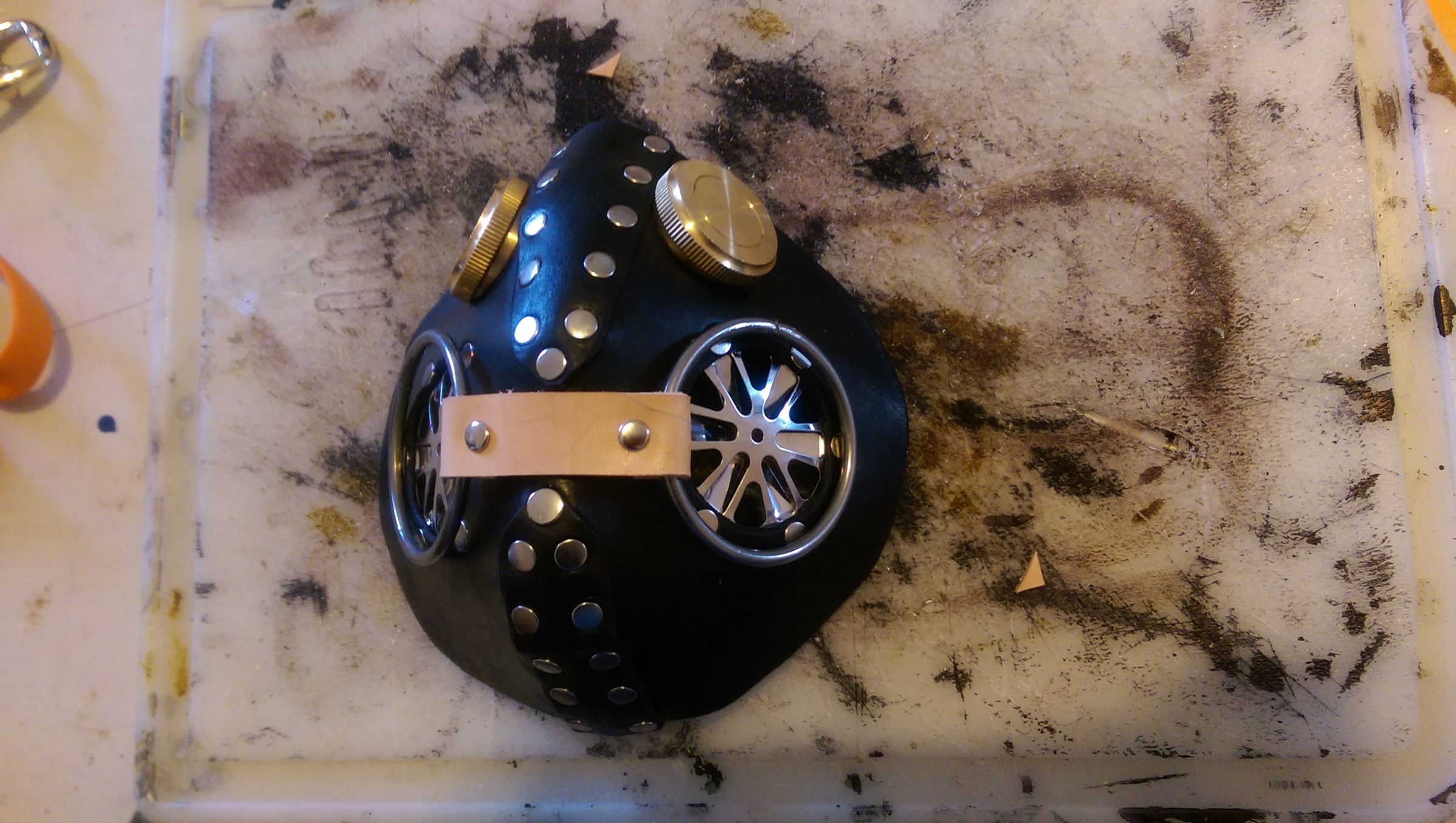 Leather Respirator Mask : 6 Steps (with Pictures) - Instructables