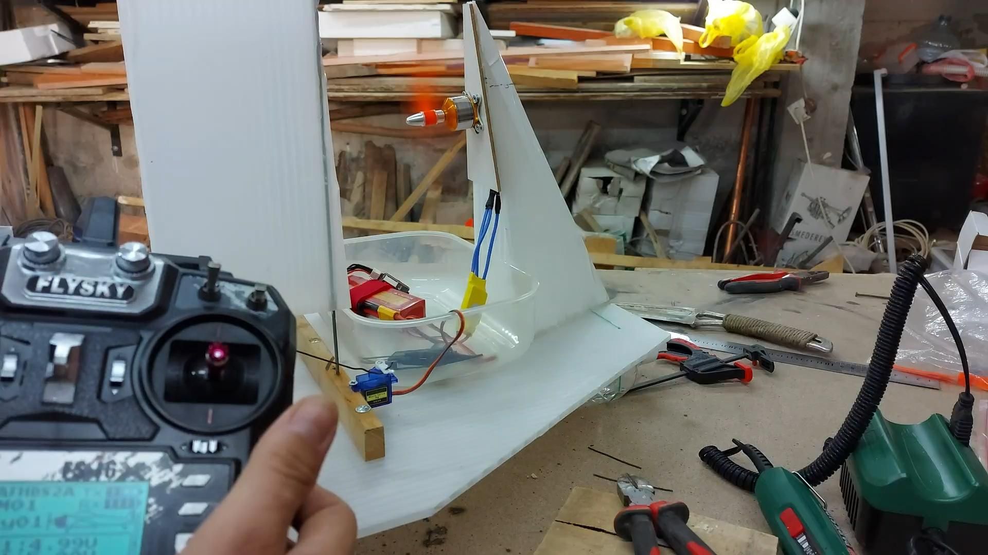 Building an RC Feeder Airboat for Fishing : 11 Steps (with Pictures ...