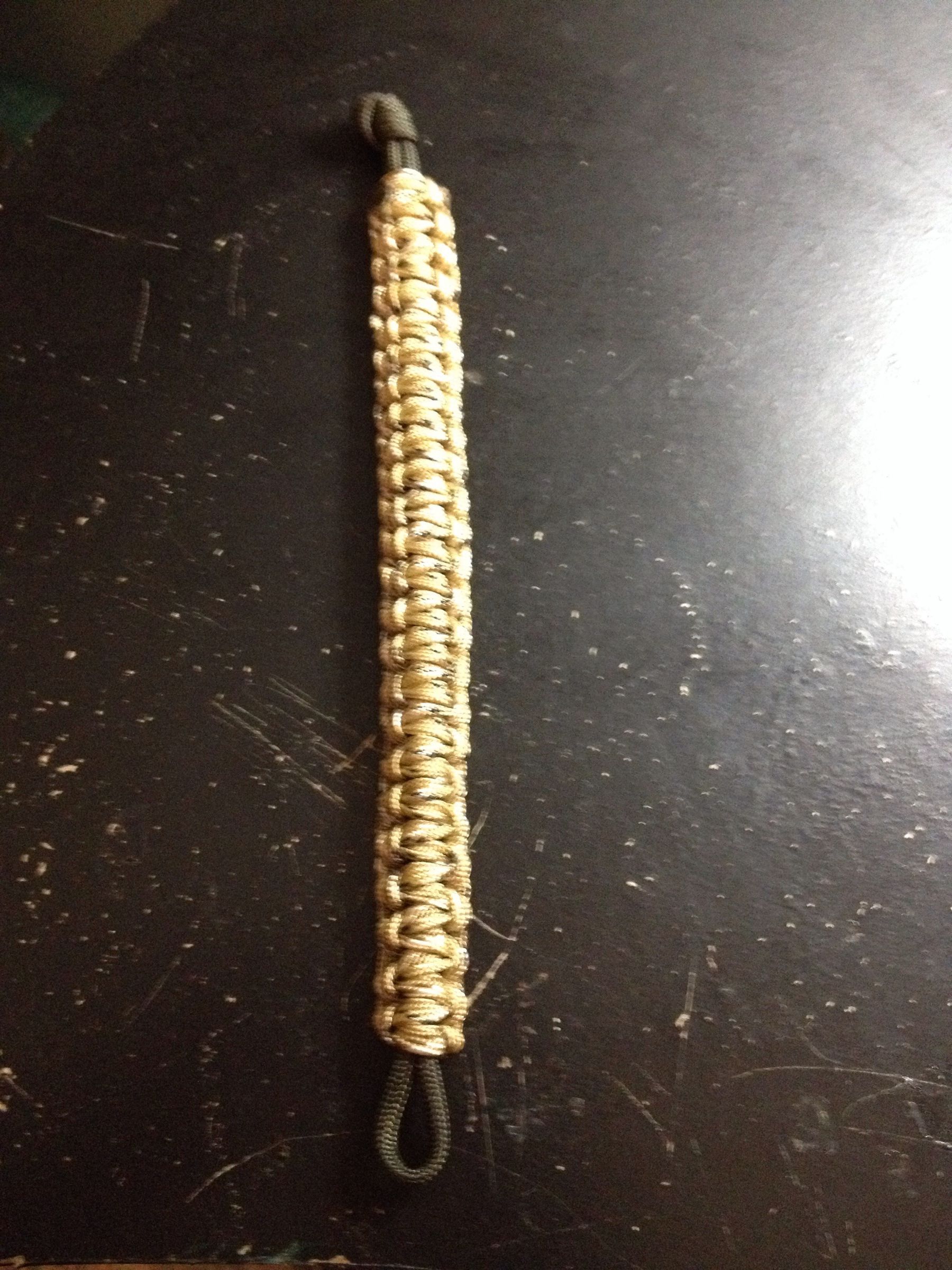 Paracord Bracelets Flat Braid : 12 Steps - Instructables