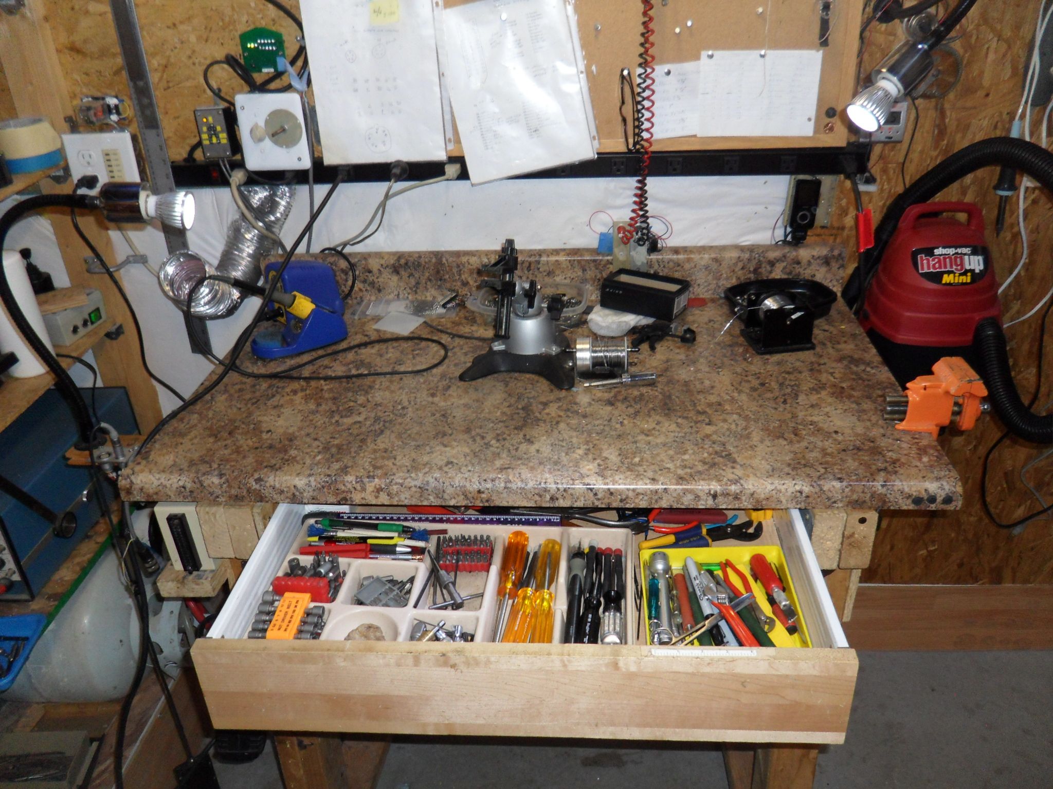 Setting Up the Perfect Electronics Workplace : 16 Steps (with Pictures ...