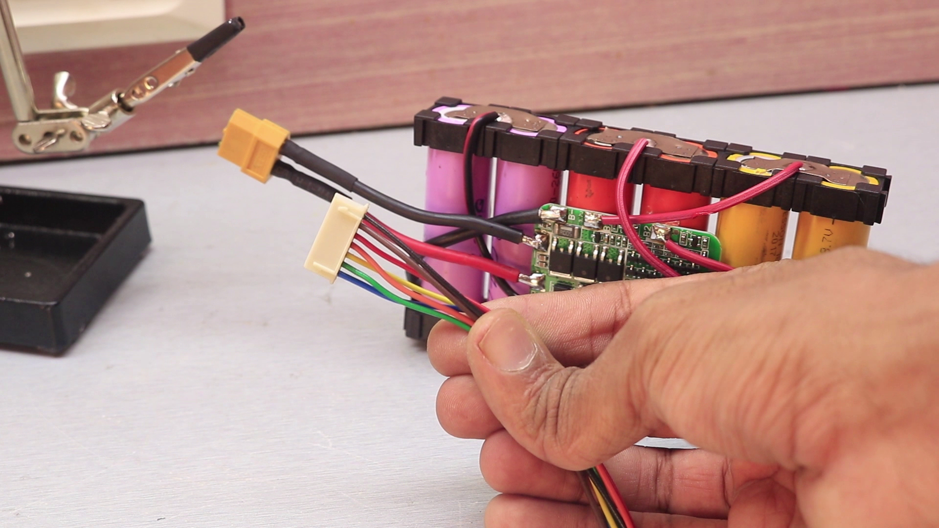 How to Make a 18650 Li-ion Battery Pack! : 7 Steps (with Pictures ...