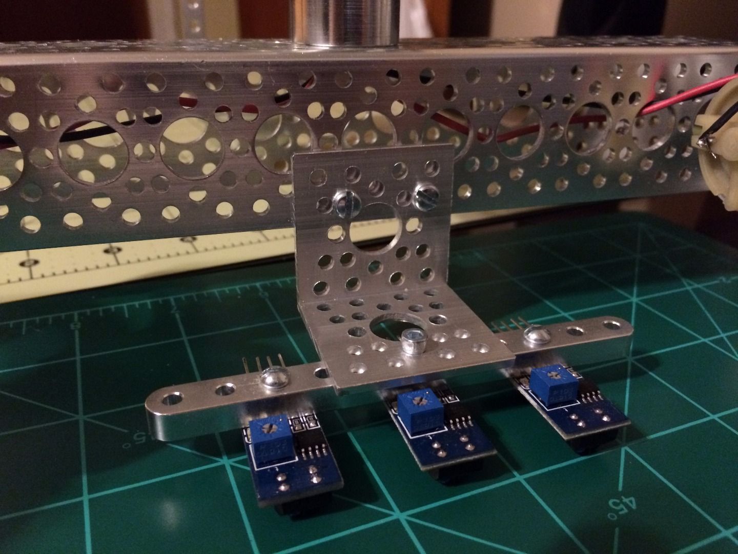 Build a Modular Robot Chassis Using Actobotics : 13 Steps (with Pictures) - Instructables