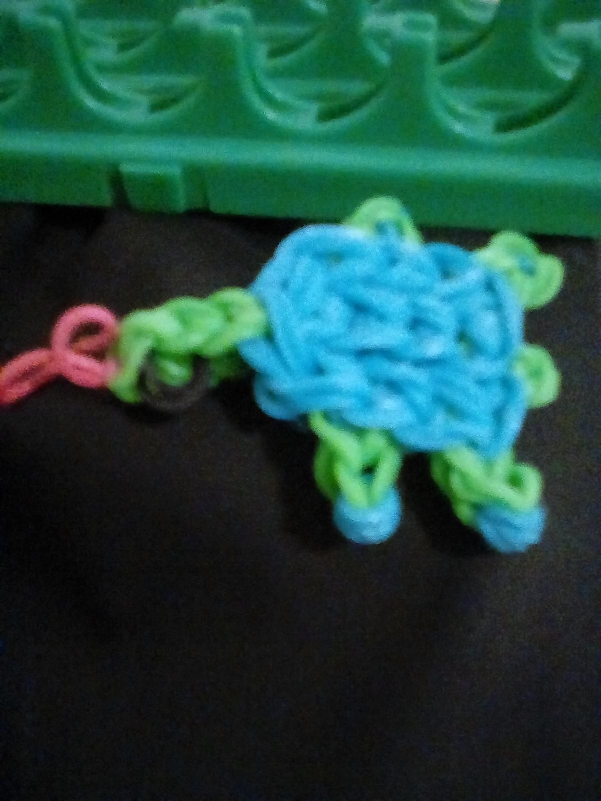 Rainbow Loom, Turtle Charm : 8 Steps (with Pictures) - Instructables