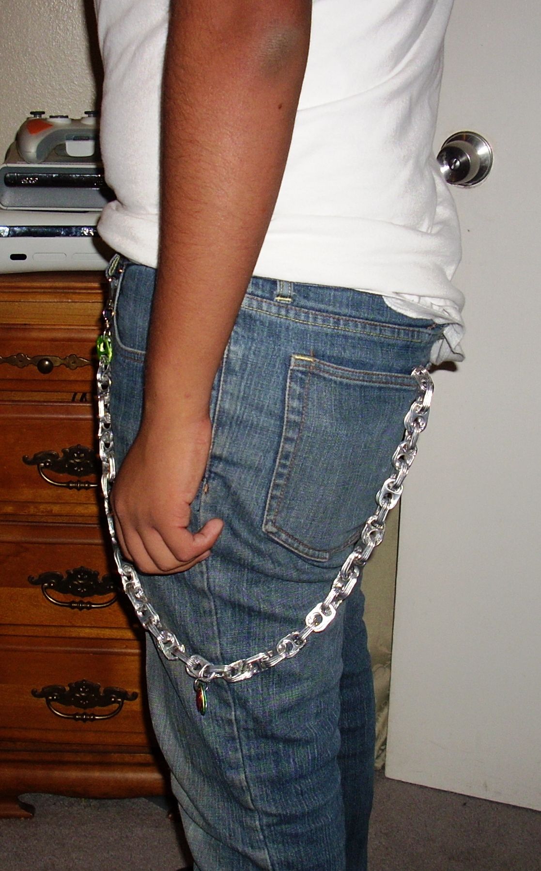 Soda Can Hinge Wallet Chain!! : 3 Steps (with Pictures) - Instructables