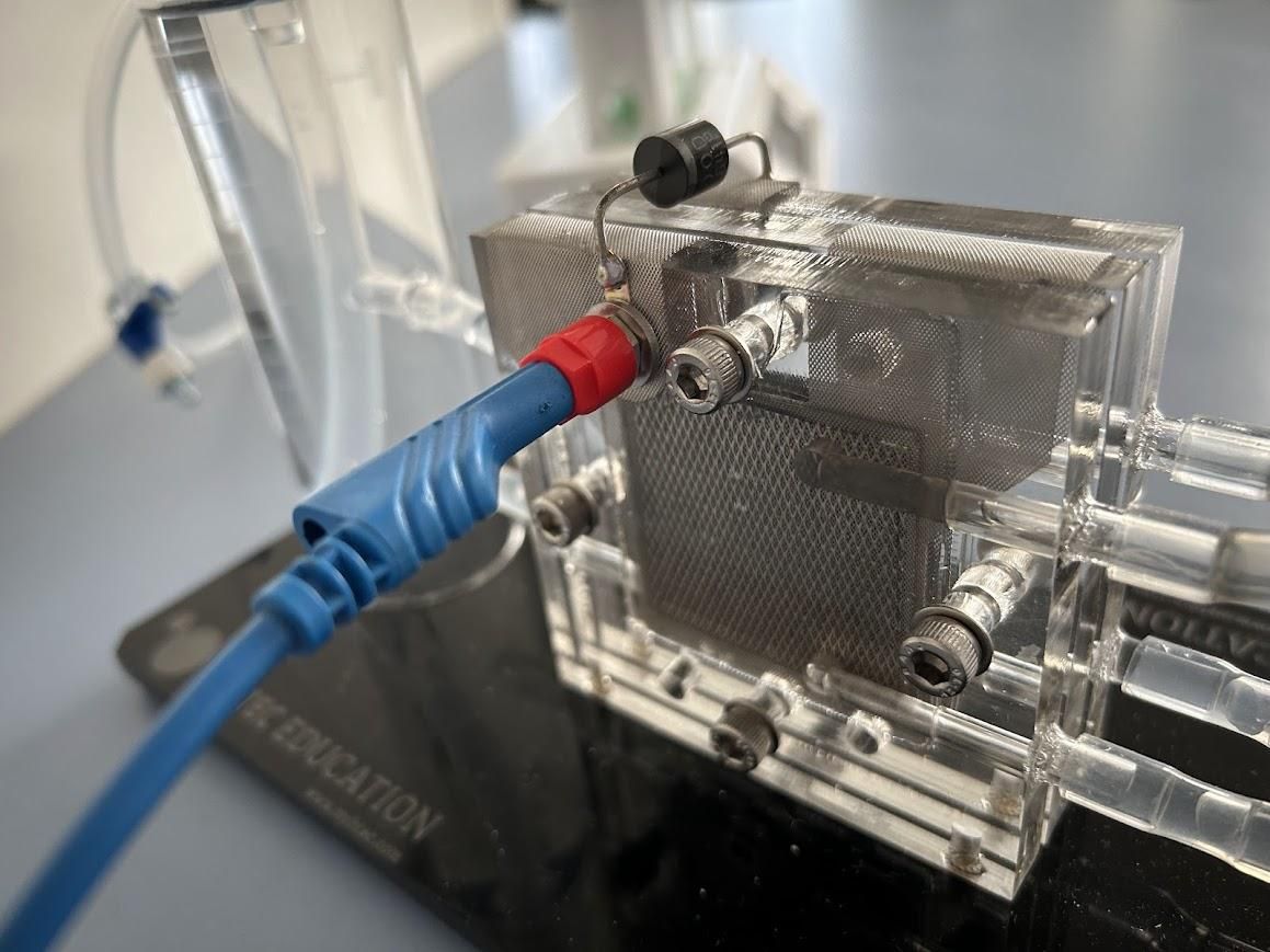 Hydrogen Water Electrolysis Setup for Educational Use : 15 Steps ...