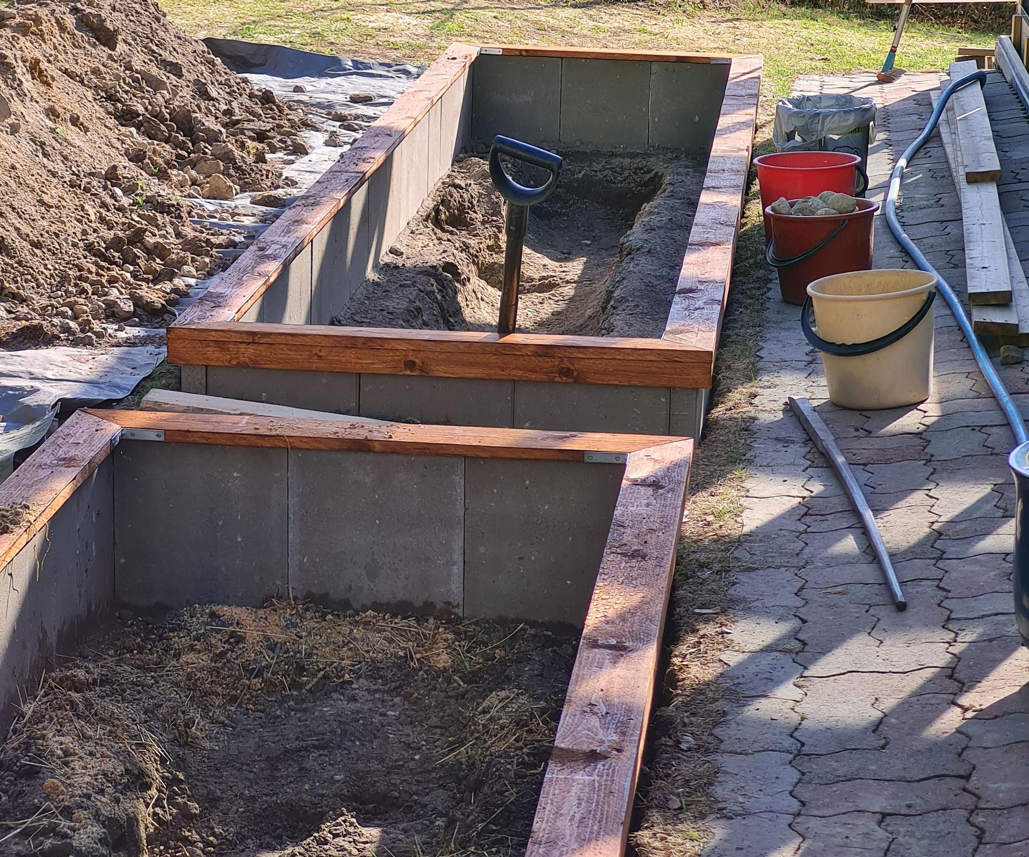 Easy Raised Garden Bed From Pavers : 4 Steps - Instructables