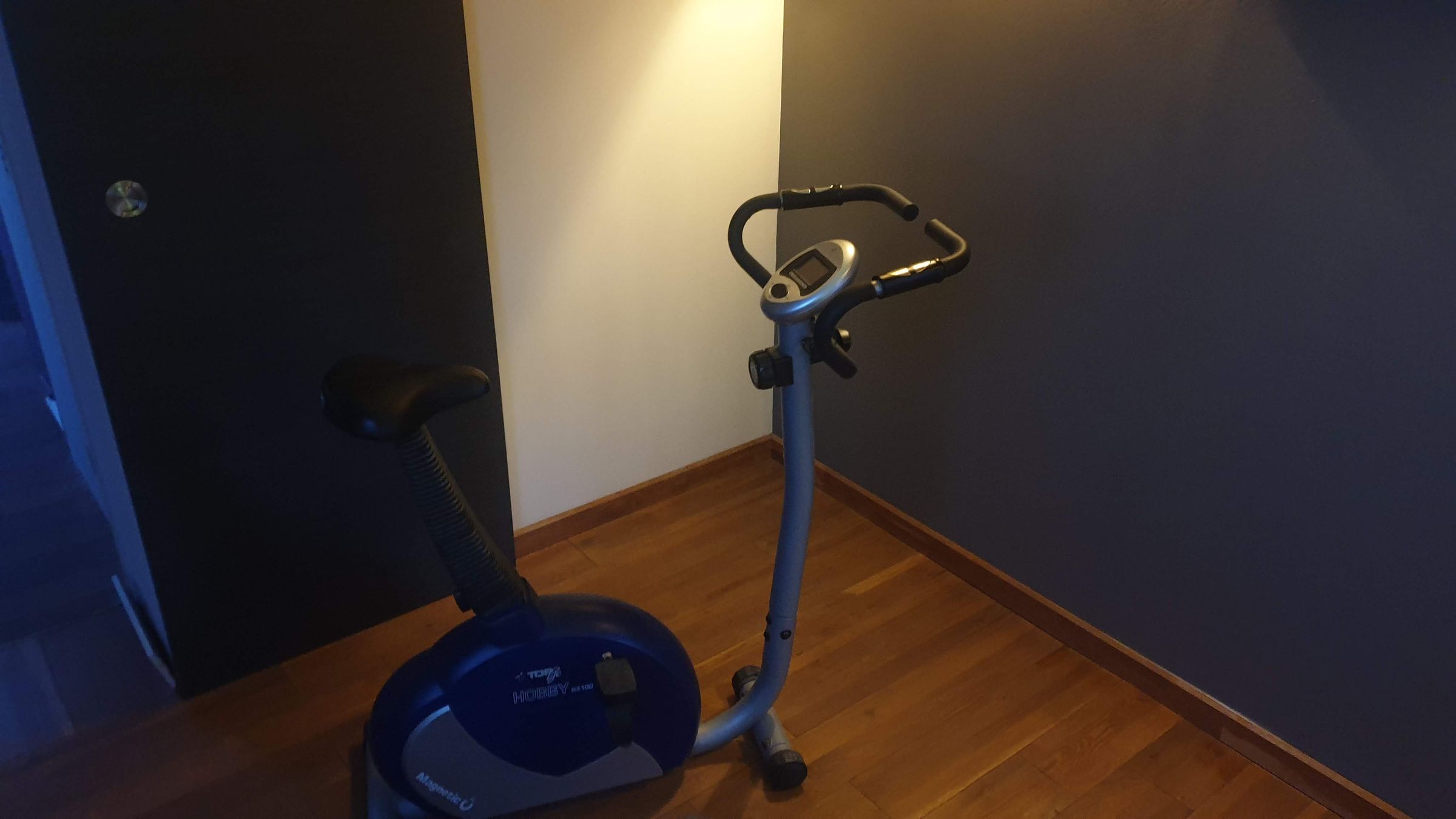 Cycle While Homeworking : 4 Steps - Instructables