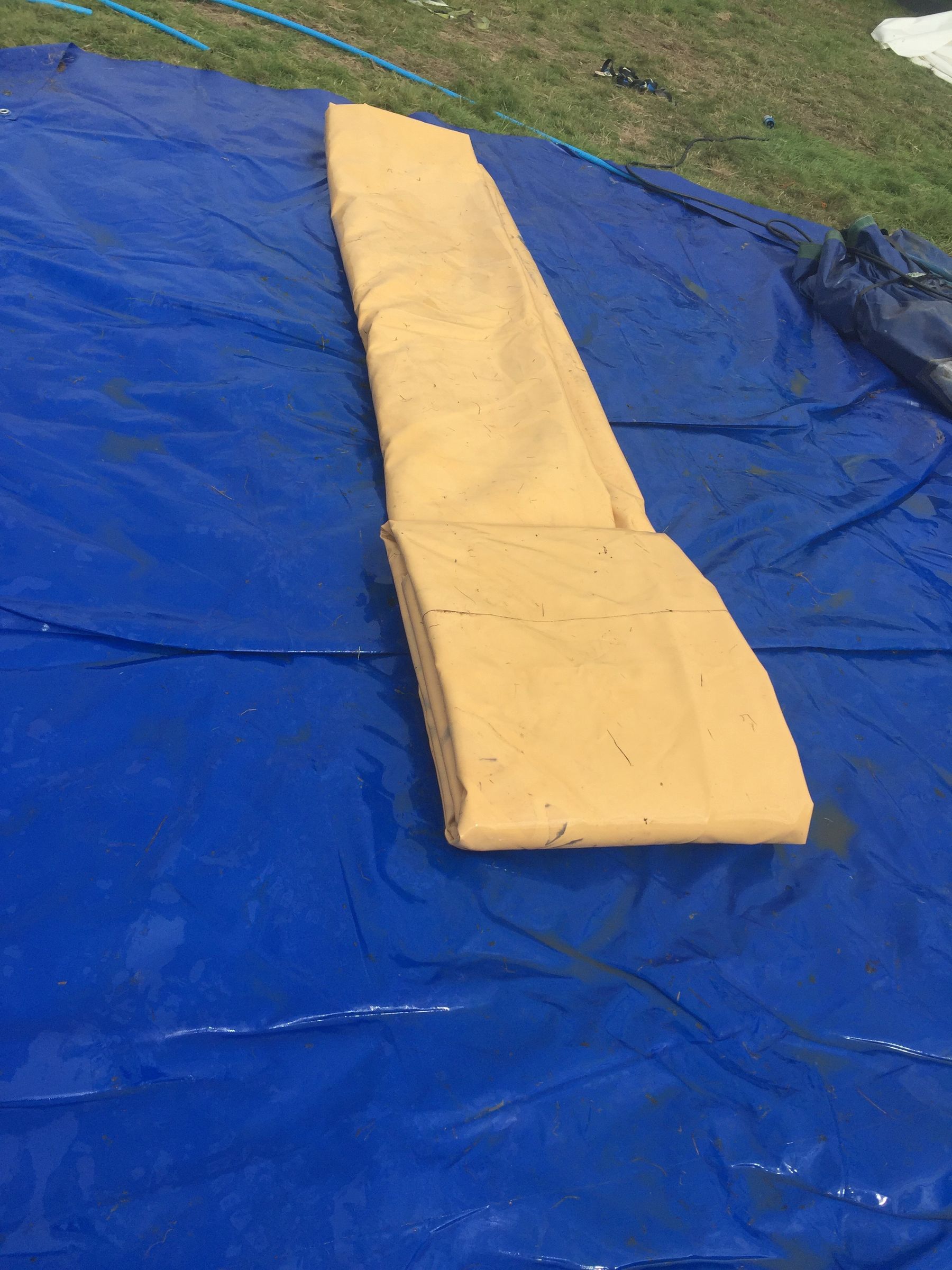 How to Fold a 10,000 Litre Bladder Tank : 8 Steps - Instructables