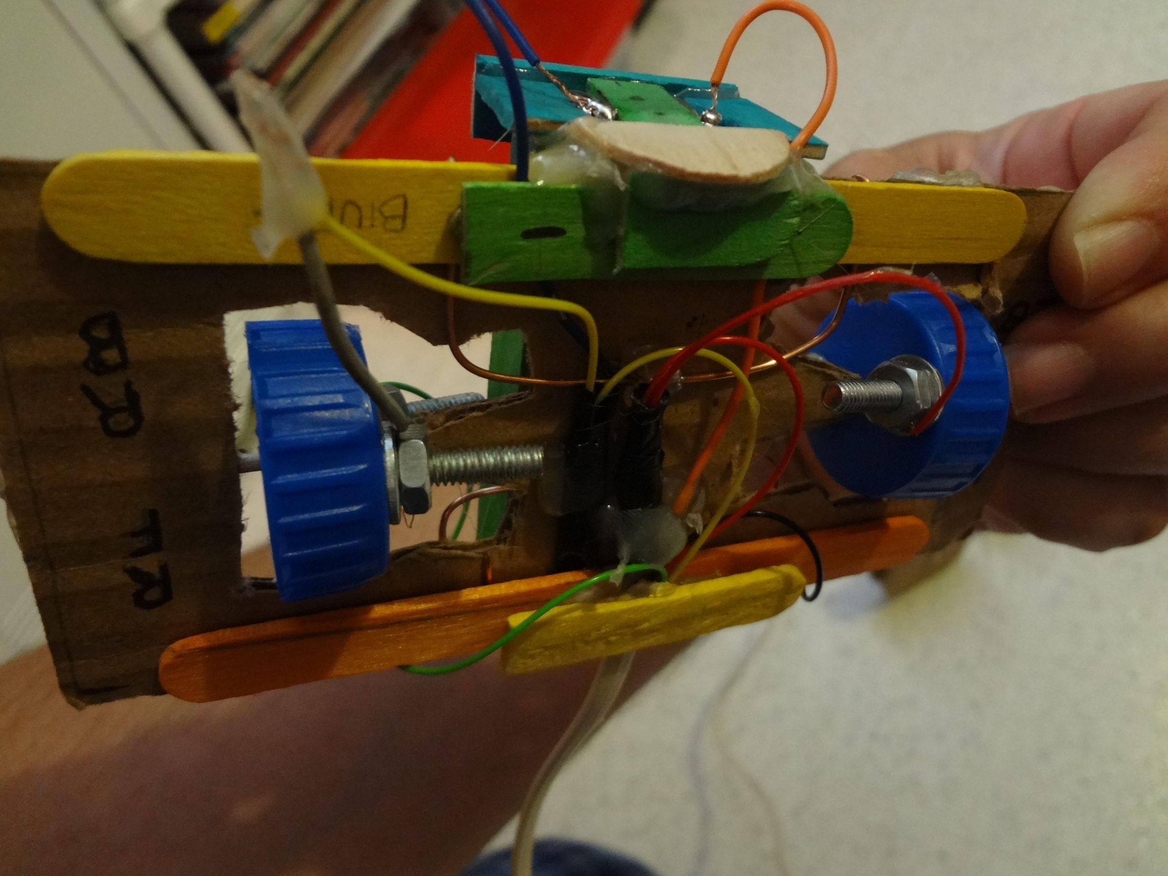 Cardboard Remote Controlled Car. : 6 Steps (with Pictures) - Instructables