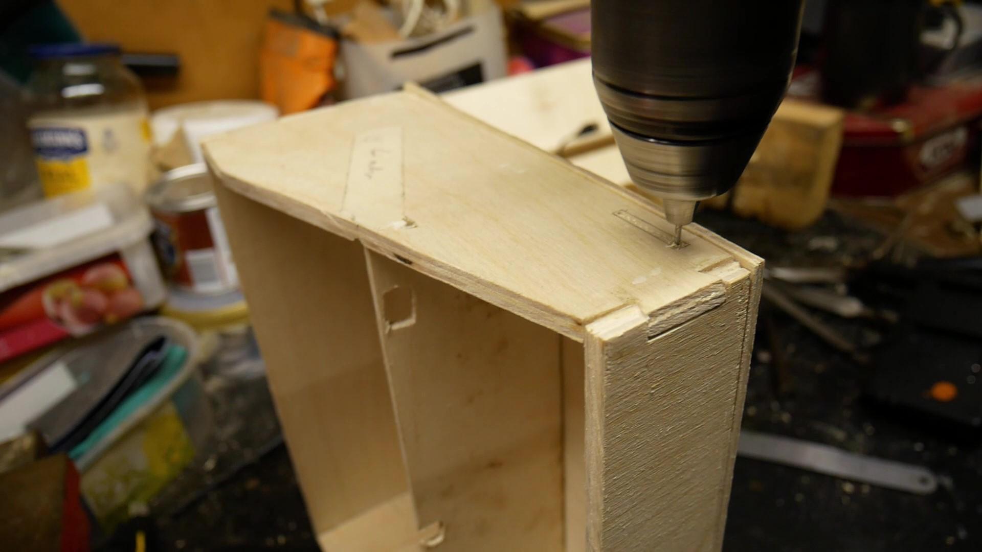 Camera Display Box With Integrated Charger and Reader : 9 Steps (with ...