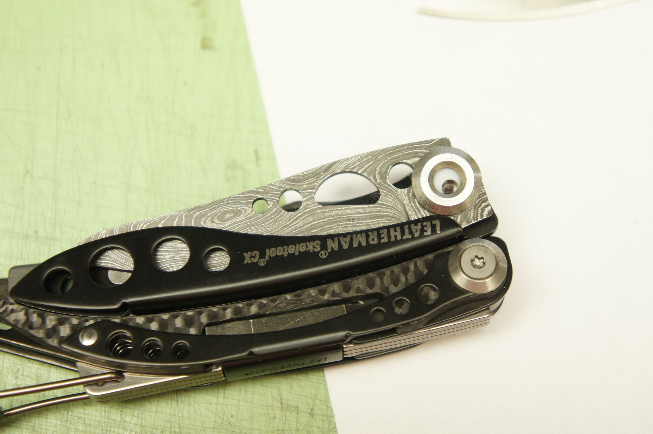 How to Swap the Blade on Your Leatherman Skeletool, Skeletool CX, or ...
