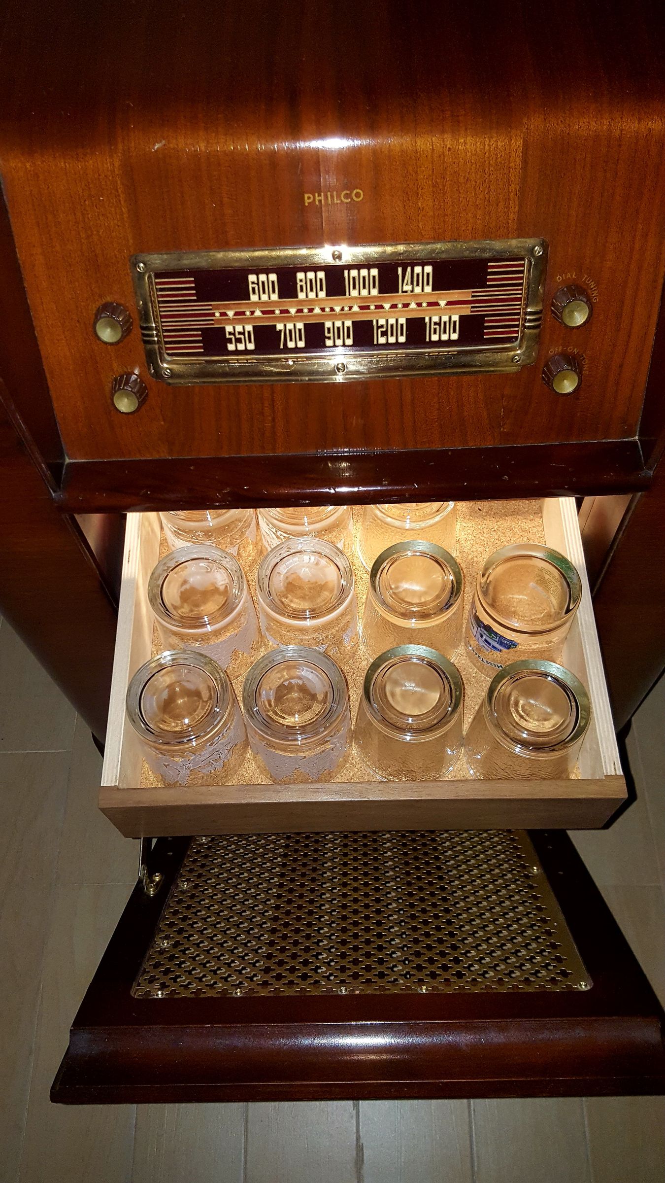 1948 Philco Radio / Phono Liquor Cabinet : 4 Steps (with Pictures ...