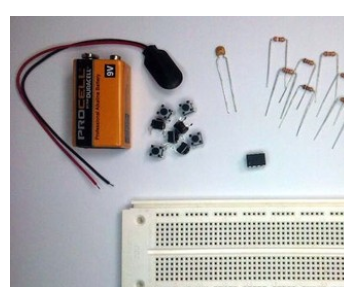 A Few Simple Components, DIY an Electronic Keyboard : 6 Steps ...