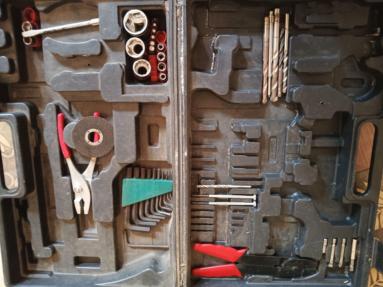 Homemade Portable Toolkit Suitcase : 4 Steps - Instructables