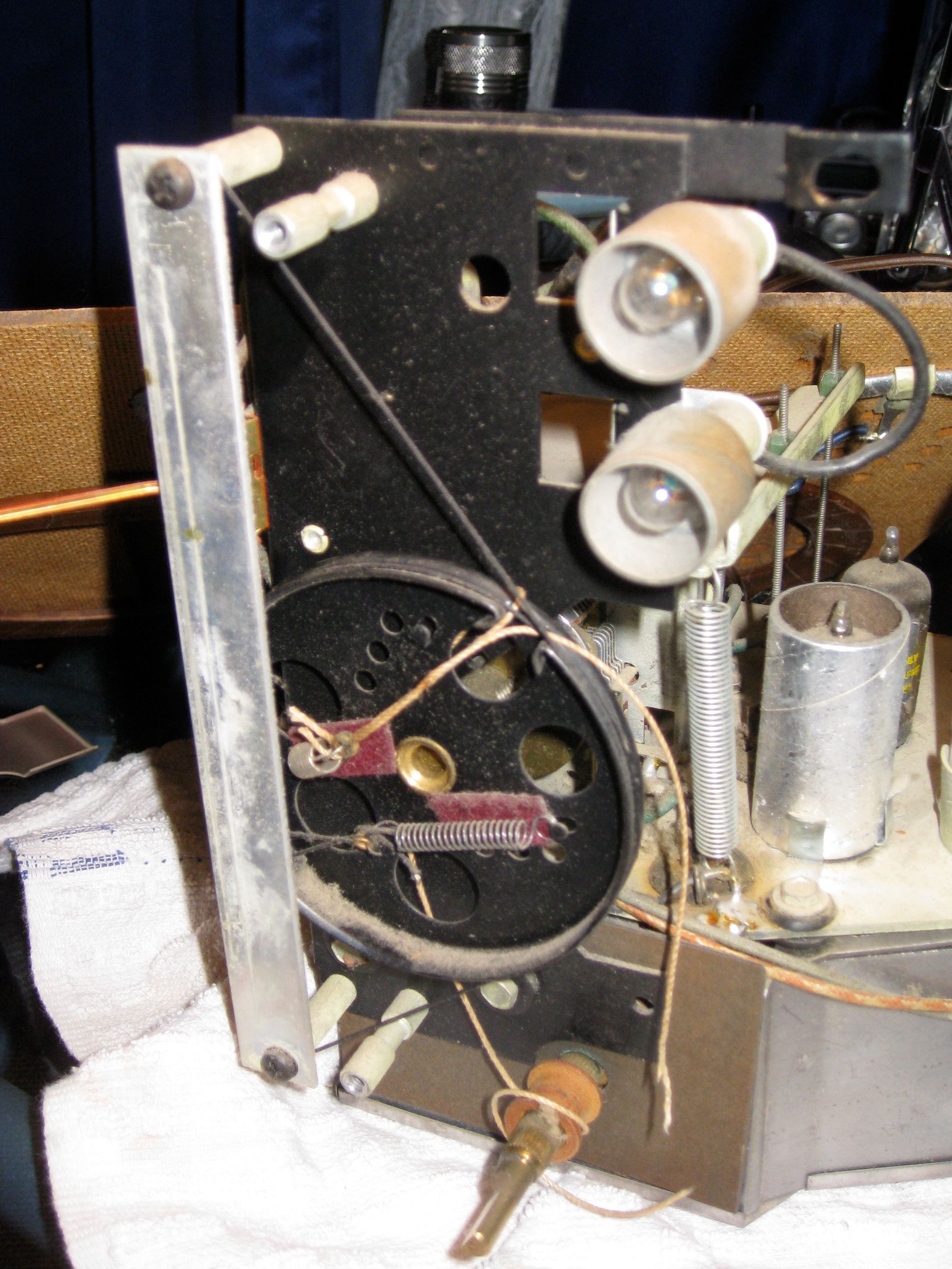 Fix a Vintage Radio Tuner String : 11 Steps (with Pictures) - Instructables