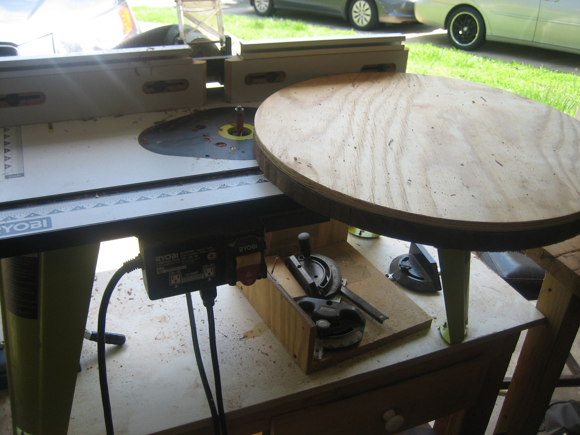 ROUND TABLE WITH SECRET COMPARTMENT : 11 Steps (with Pictures ...