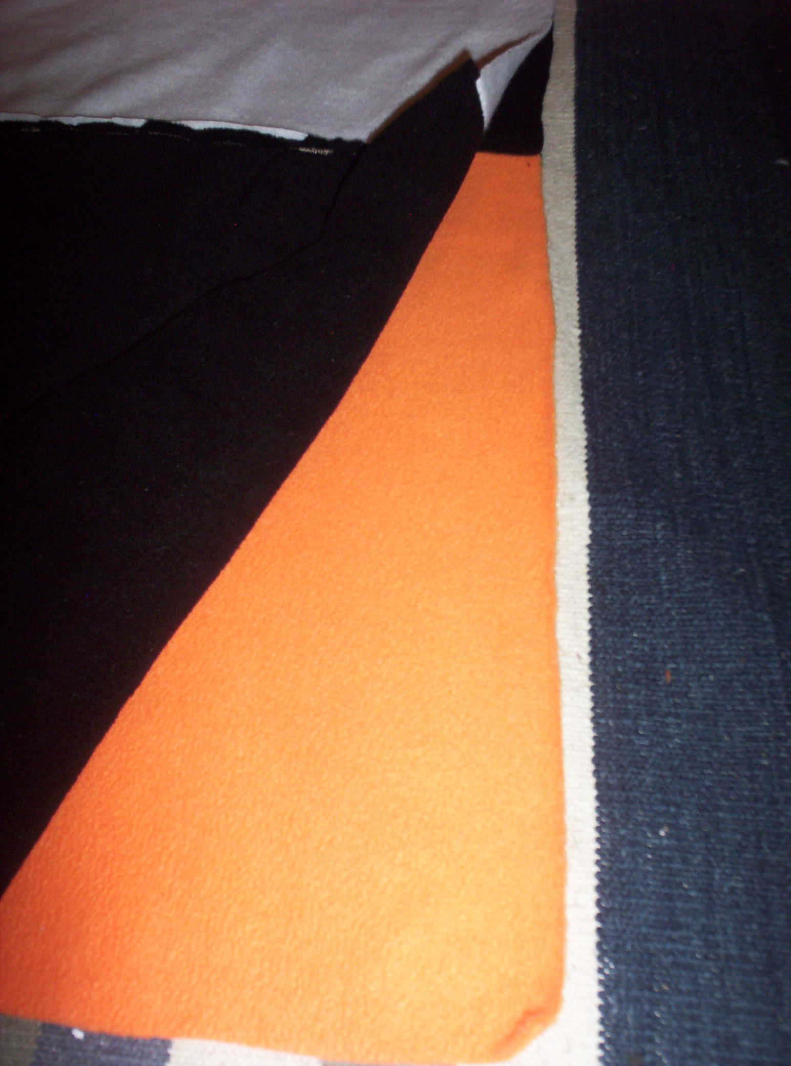 Blanket With Built-In Hood : 8 Steps - Instructables