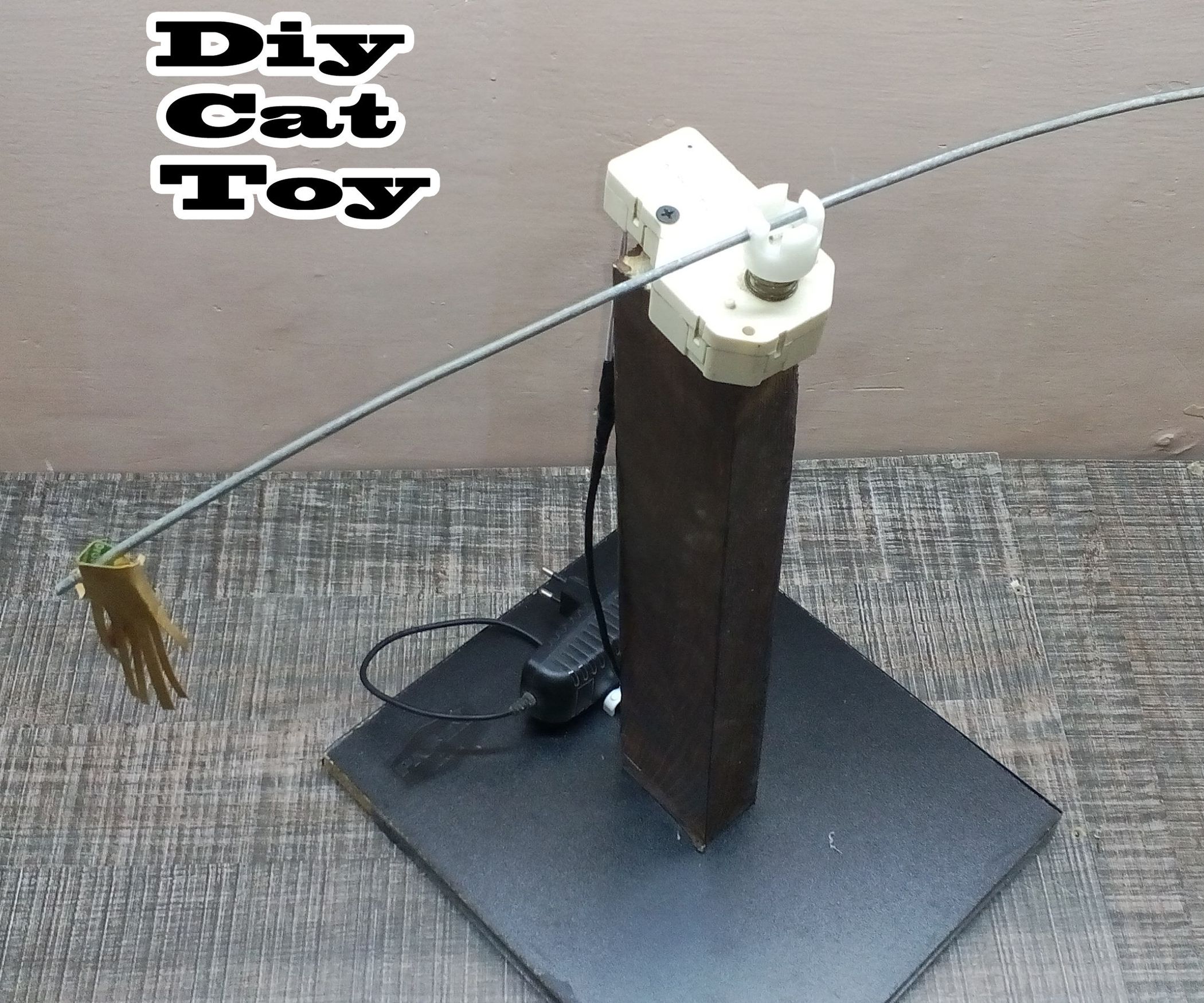 MOTOR CAT SPINNING STIMULATING PLAY TOY : 5 Steps - Instructables