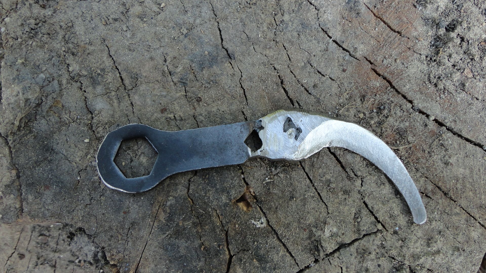 Karambit Knife From a Hand Pruners + Broken Bicycle Tool - Instructables