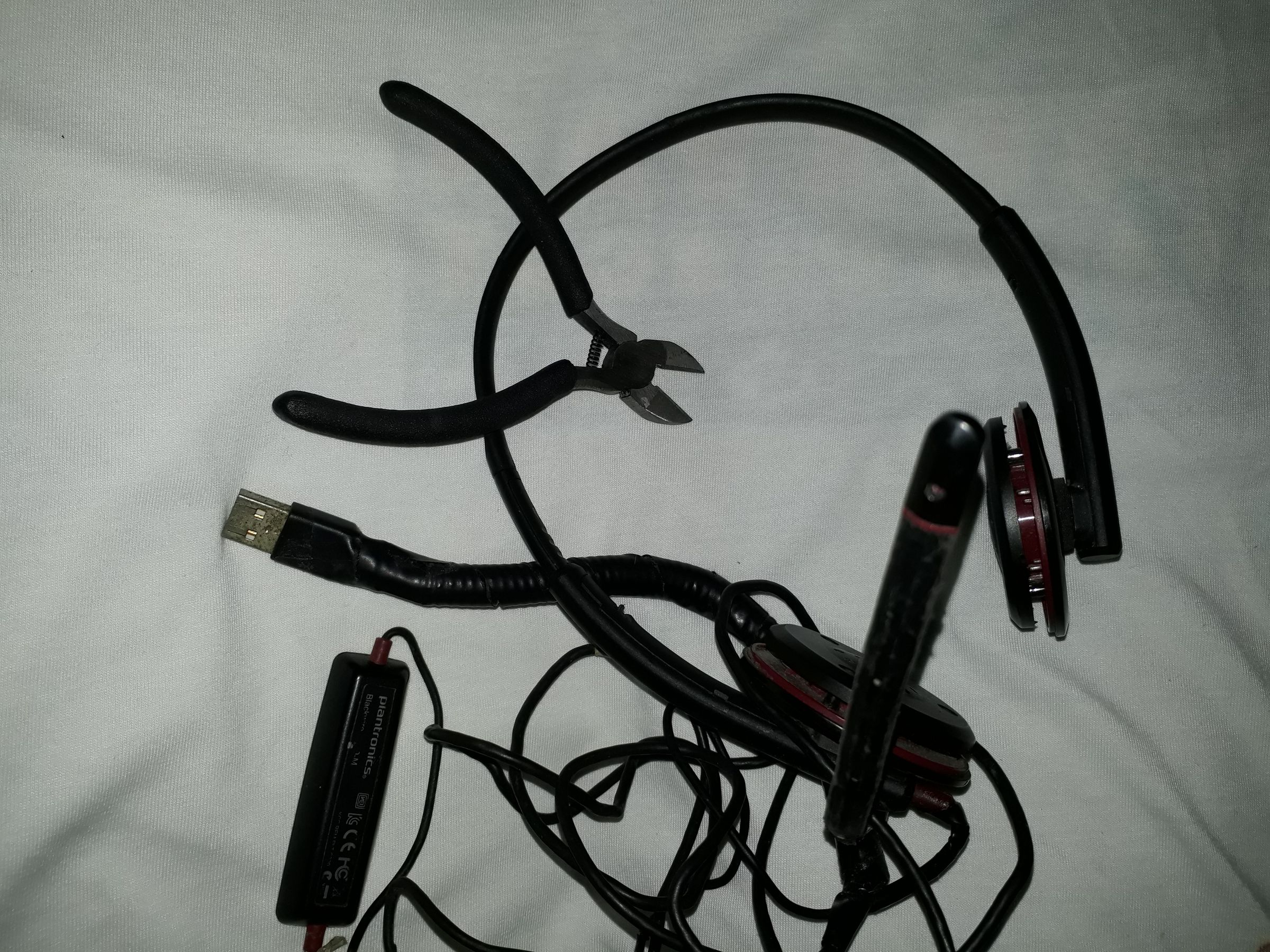 Repurposing Old Computer Headphone Into a Microphone : 4 Steps ...