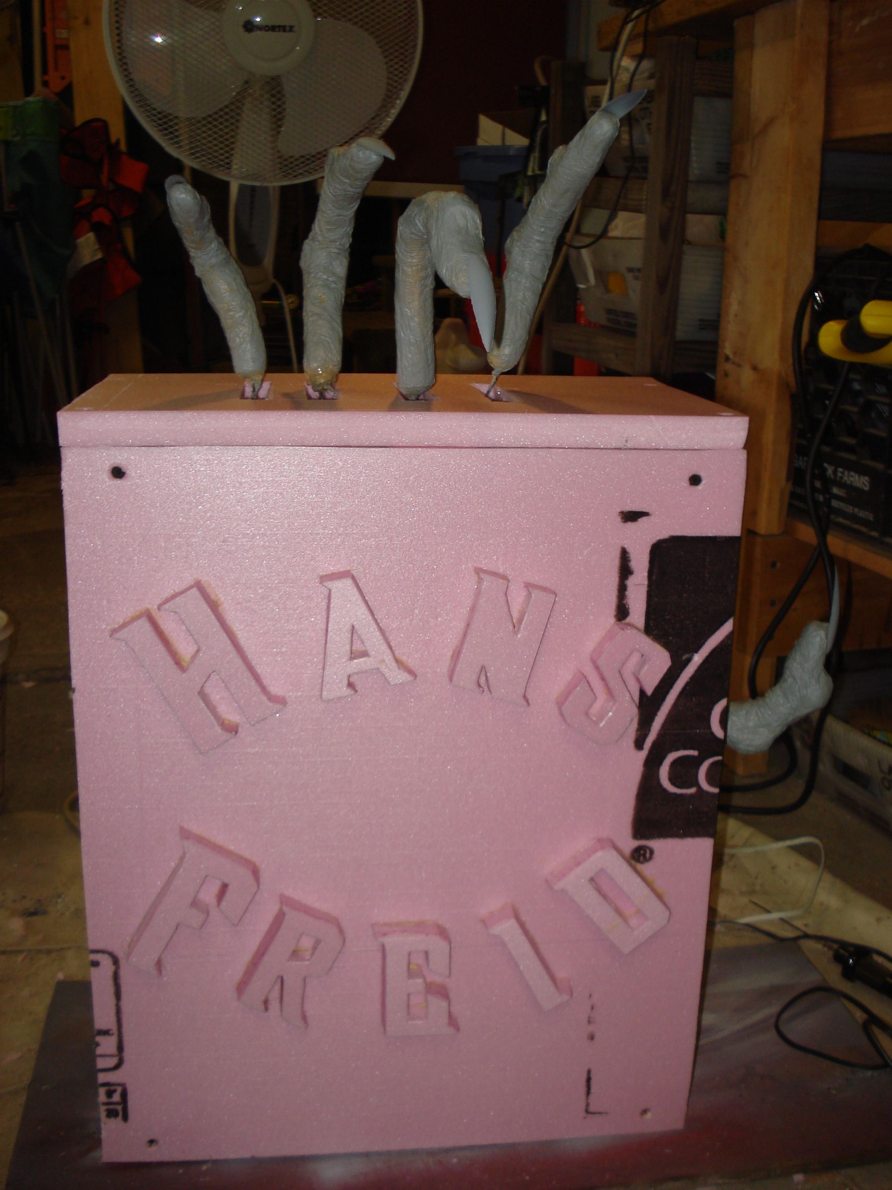 Creepy Fingers Animated Tombstone : 6 Steps (with Pictures) - Instructables