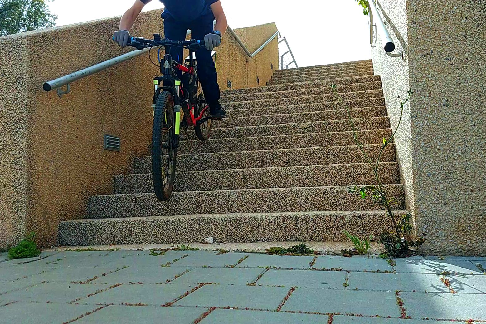 DIY Bike Rear Rack With a MAGNETIC U-lock Mount! (no Welding) : 16 ...