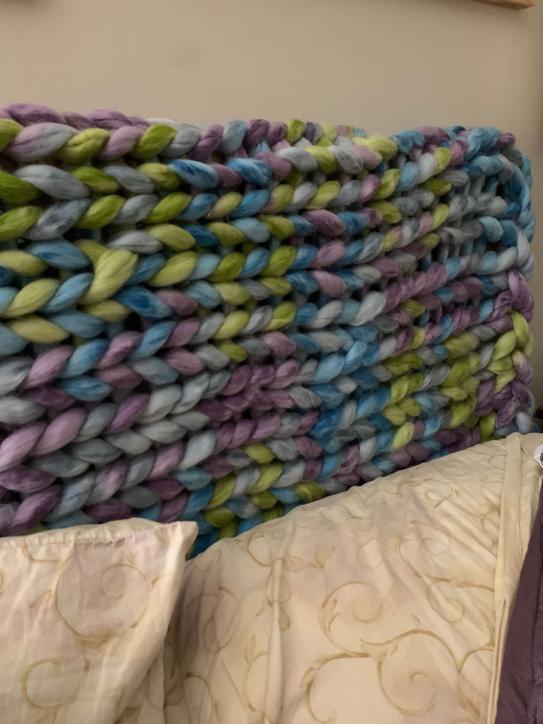 Easy Chunky Hand-Knitted Blanket in One Hour : 9 Steps (with Pictures ...